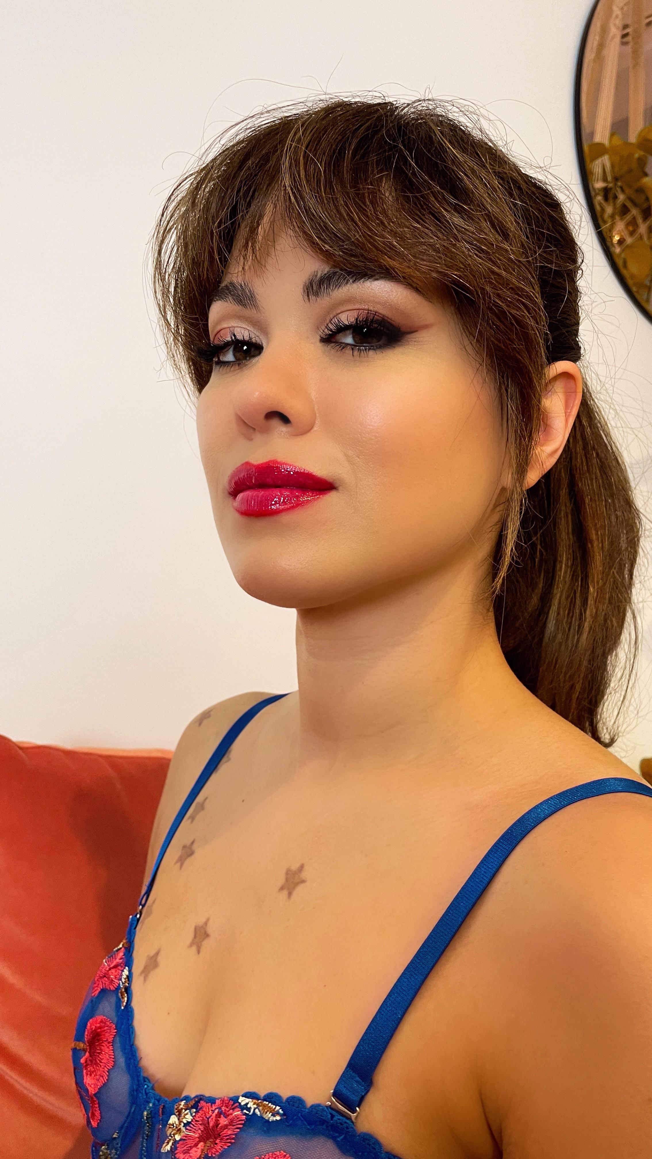 Hello! Still learning Reddit 🥰 (over 18) | Scrolller