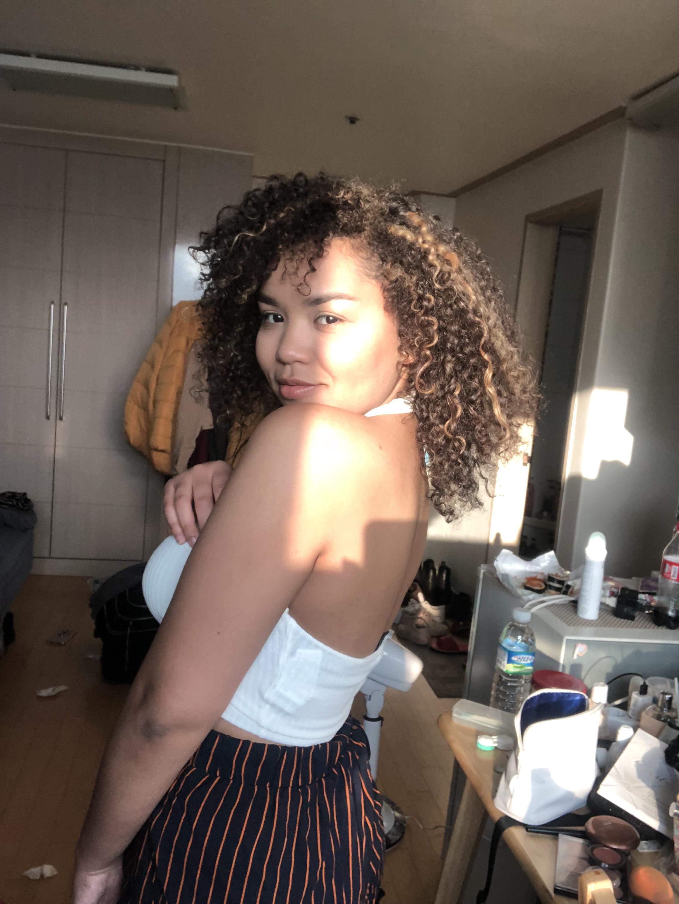 Hello, subscribe to my only fans for more of meeee. Hi though 🖤🥰 (link in the comments)🥺 | Scrolller