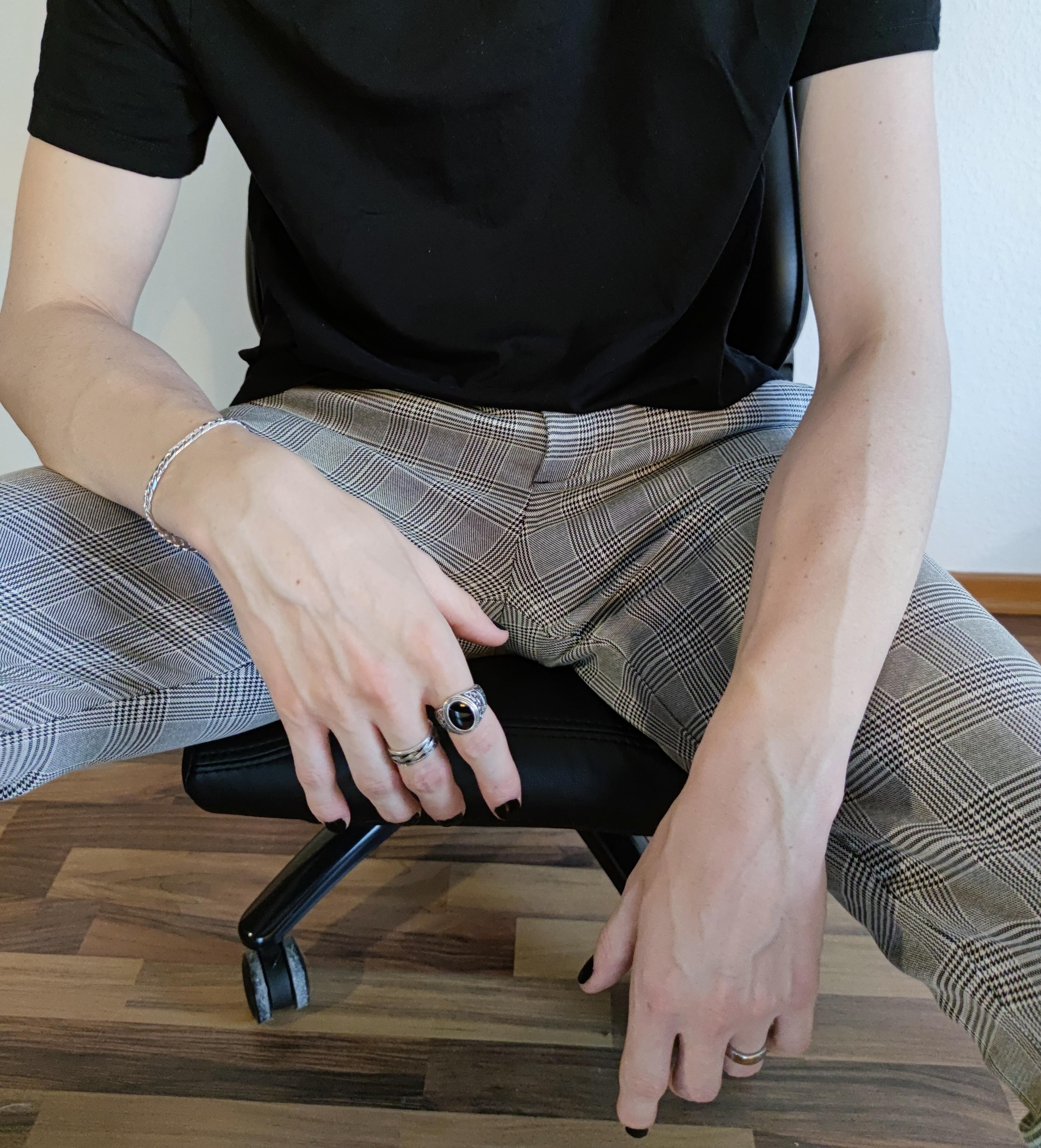 hello uwu | Scrolller