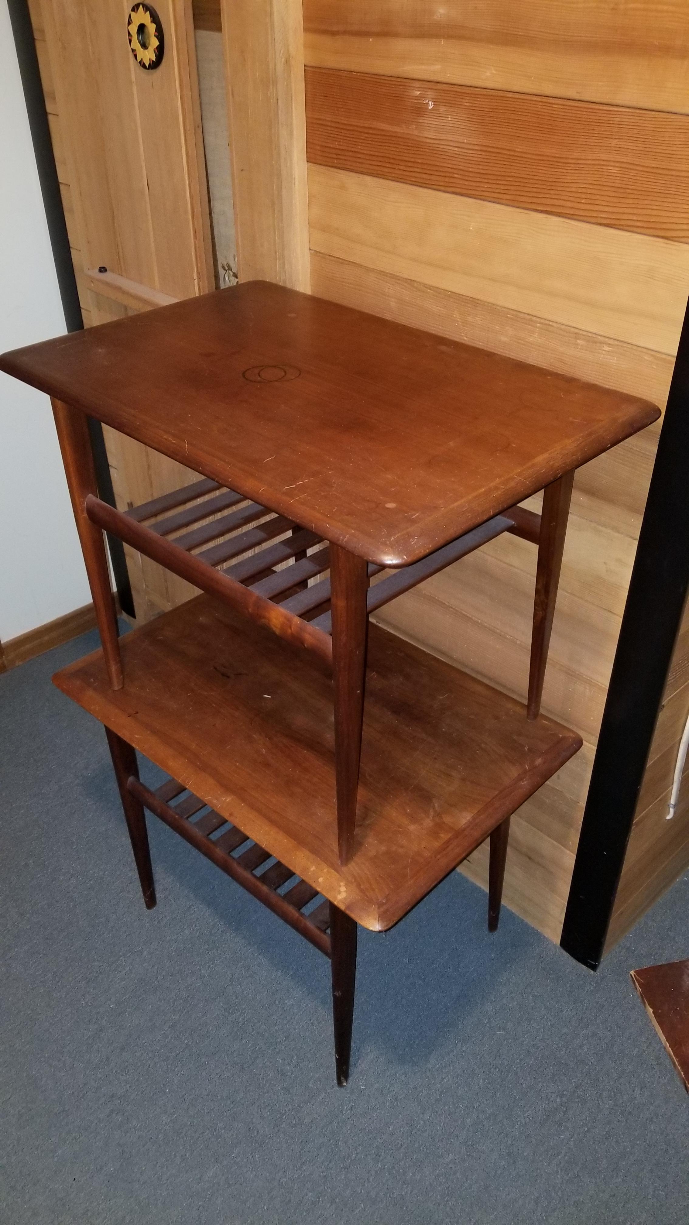 Help identifying thses end tables | Scrolller