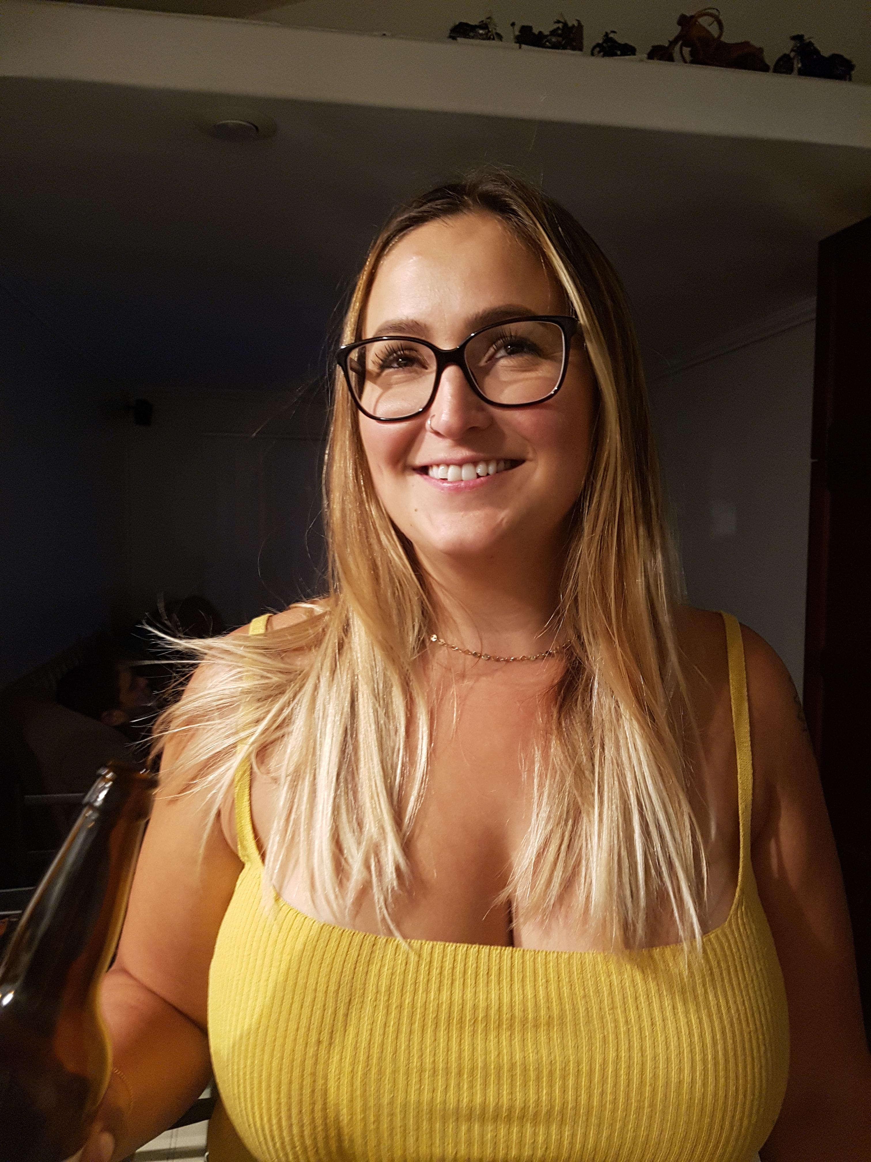 Help my friend find her Doppelganger | Scrolller