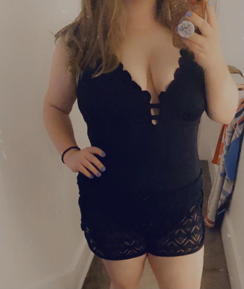 Helped my naughty neighbor wash his truck today, he was just a little distracted 😉 | Scrolller