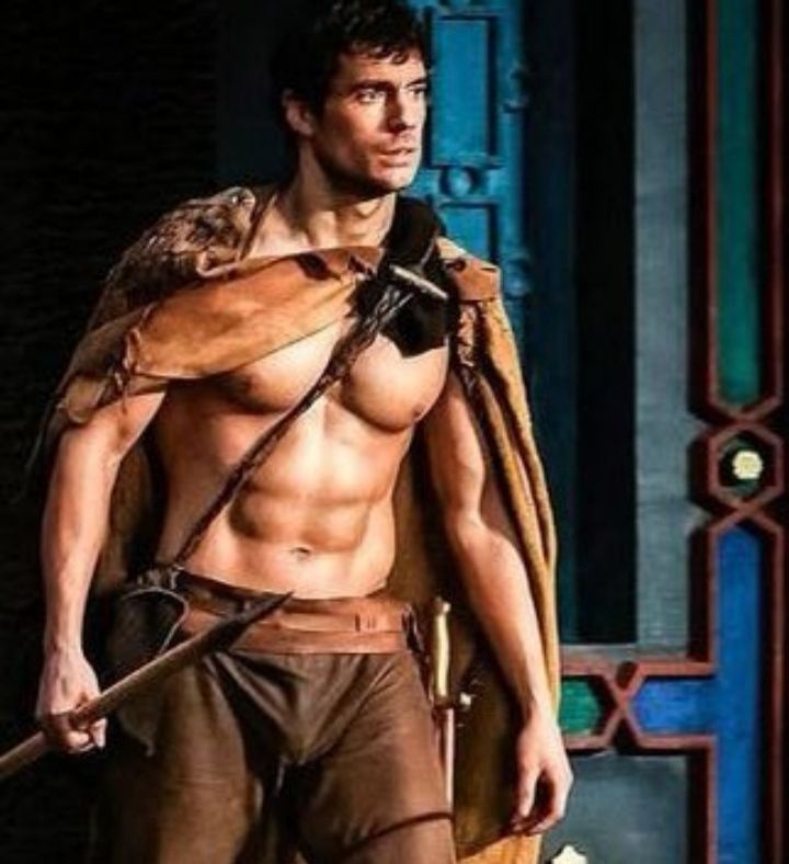 Henry Cavill | Scrolller