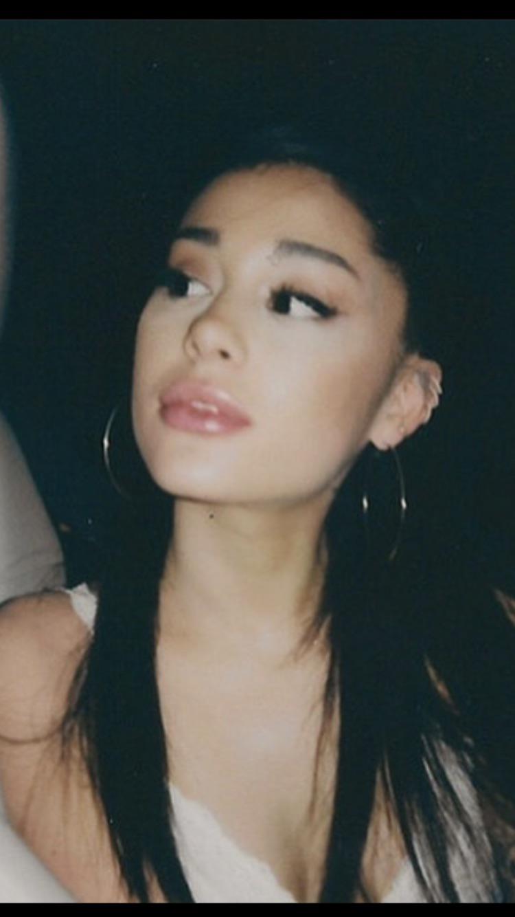 Her face is so fuckable, look at those lips 😋😍 | Scrolller