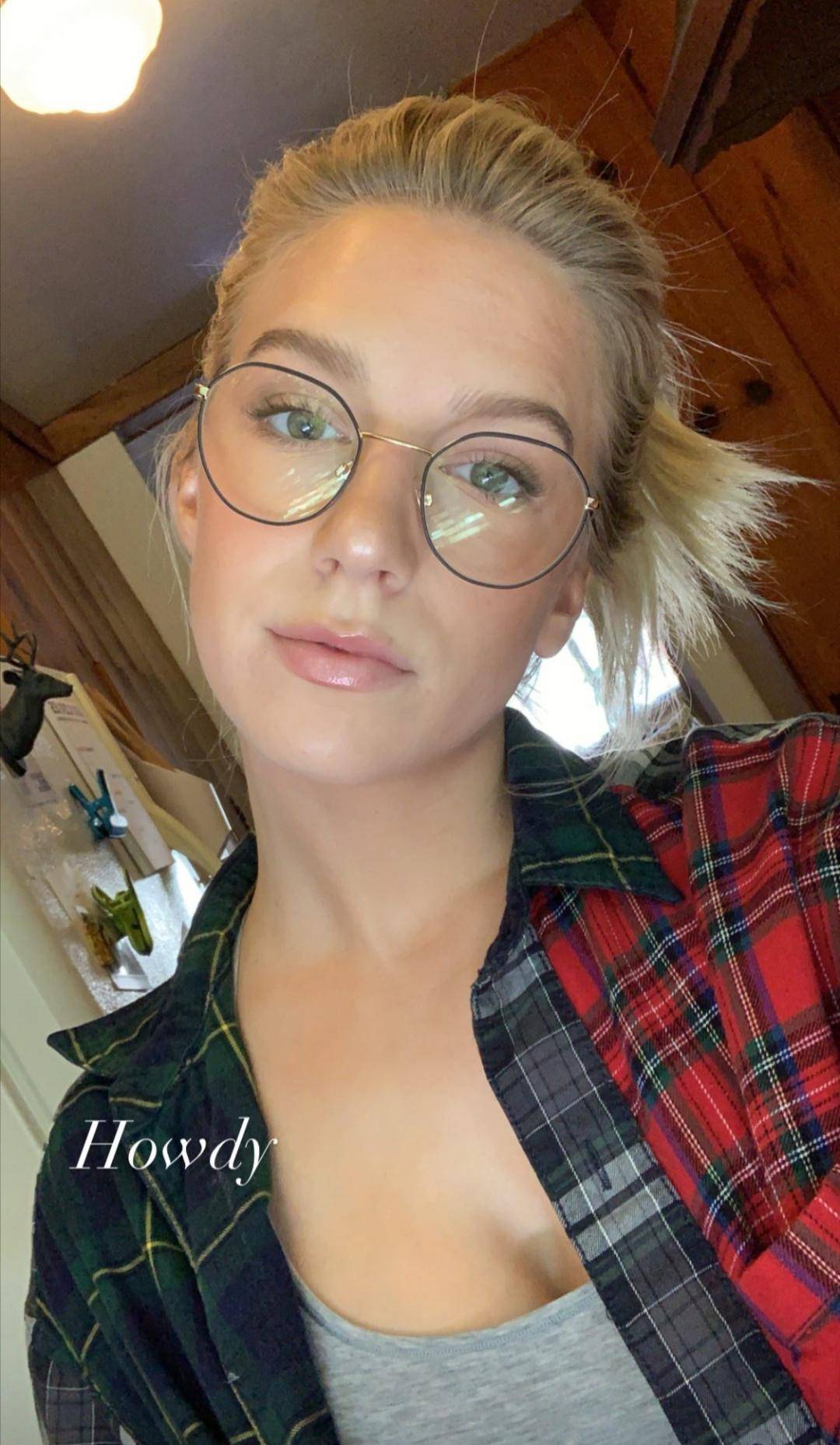 Her insta greetings. | Scrolller