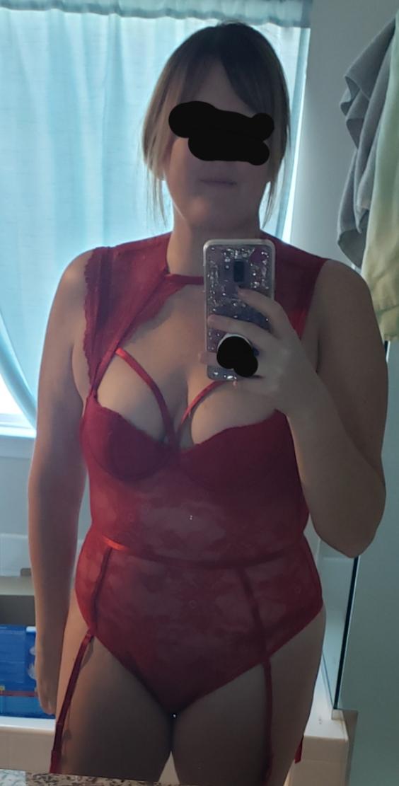 Here for your pleasure 😘 | Scrolller