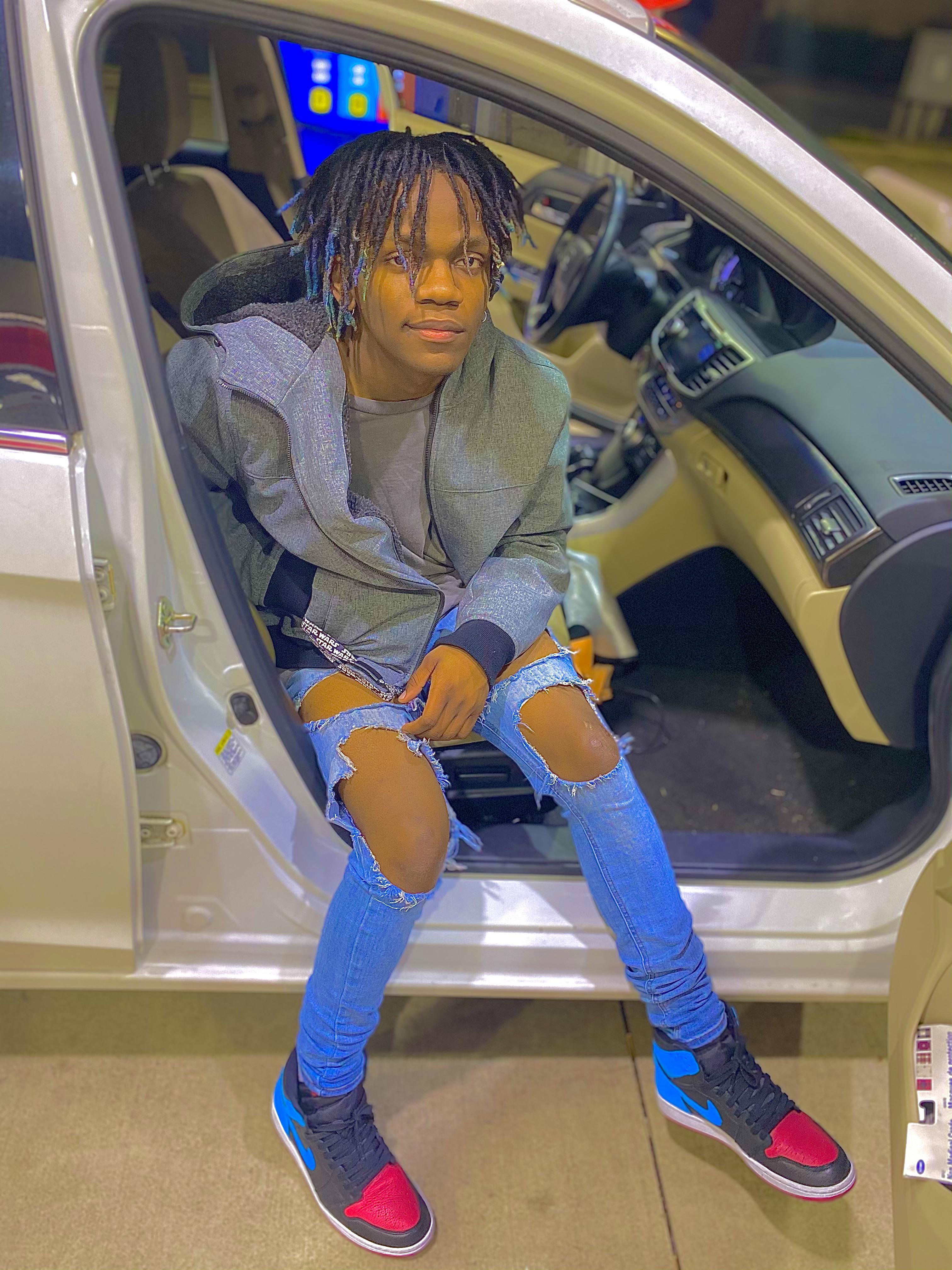 Here is me | Scrolller