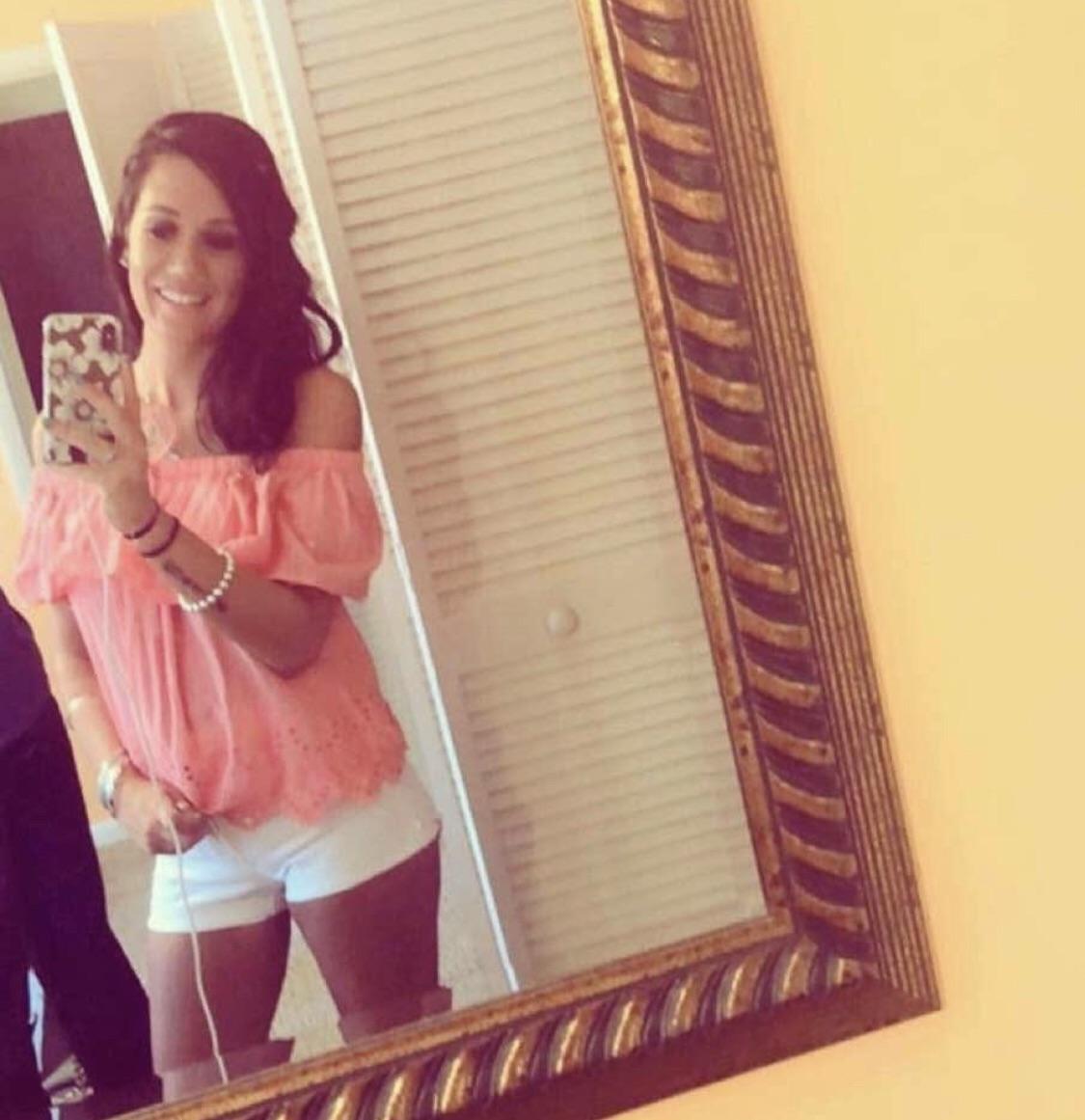 Hey all finally got nerves to post here 22f closet lesbian | Scrolller