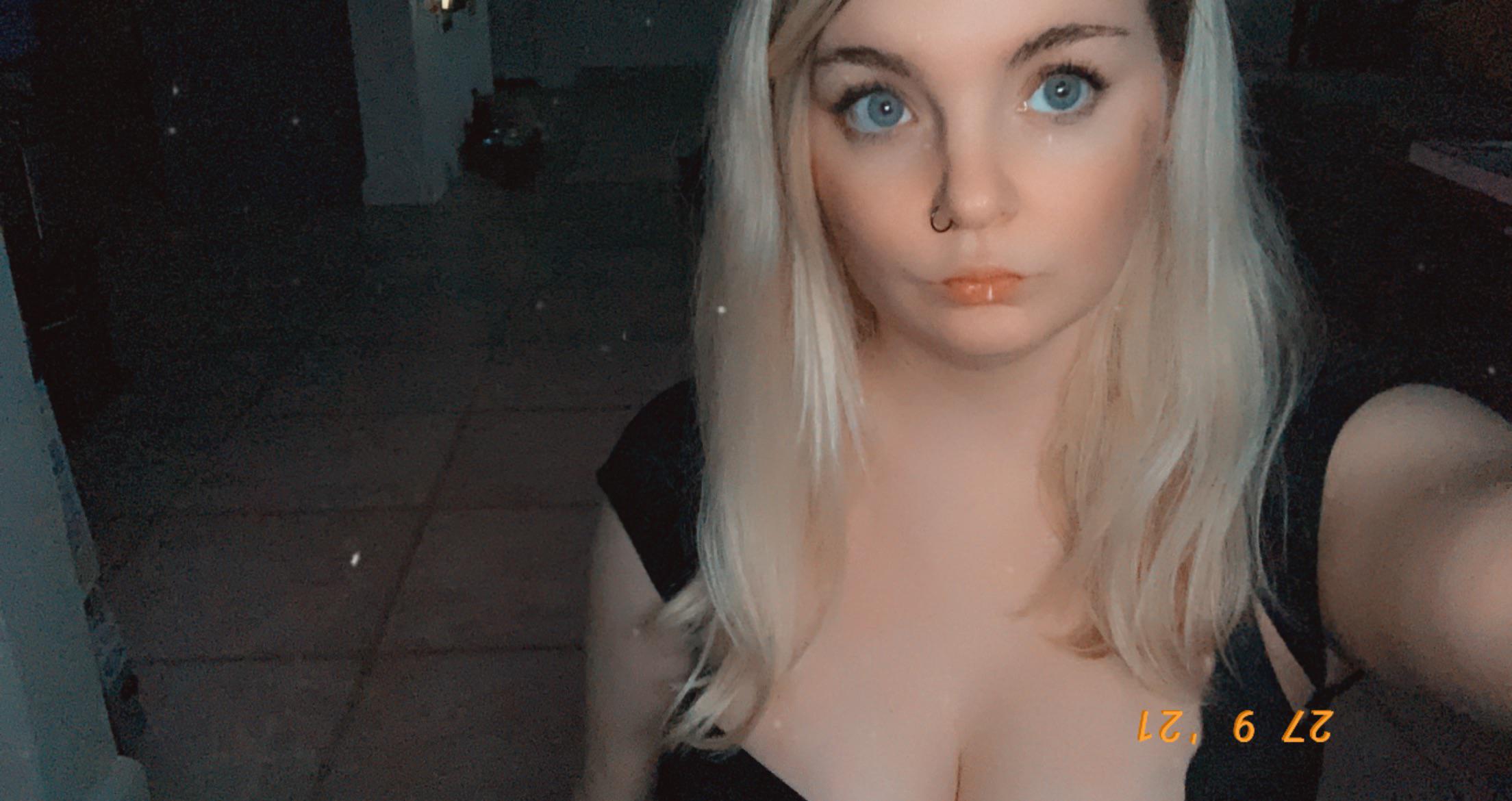 hey i’m kay 23f | Scrolller