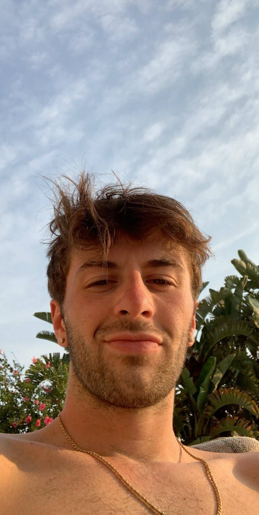 Hey men :) | Scrolller