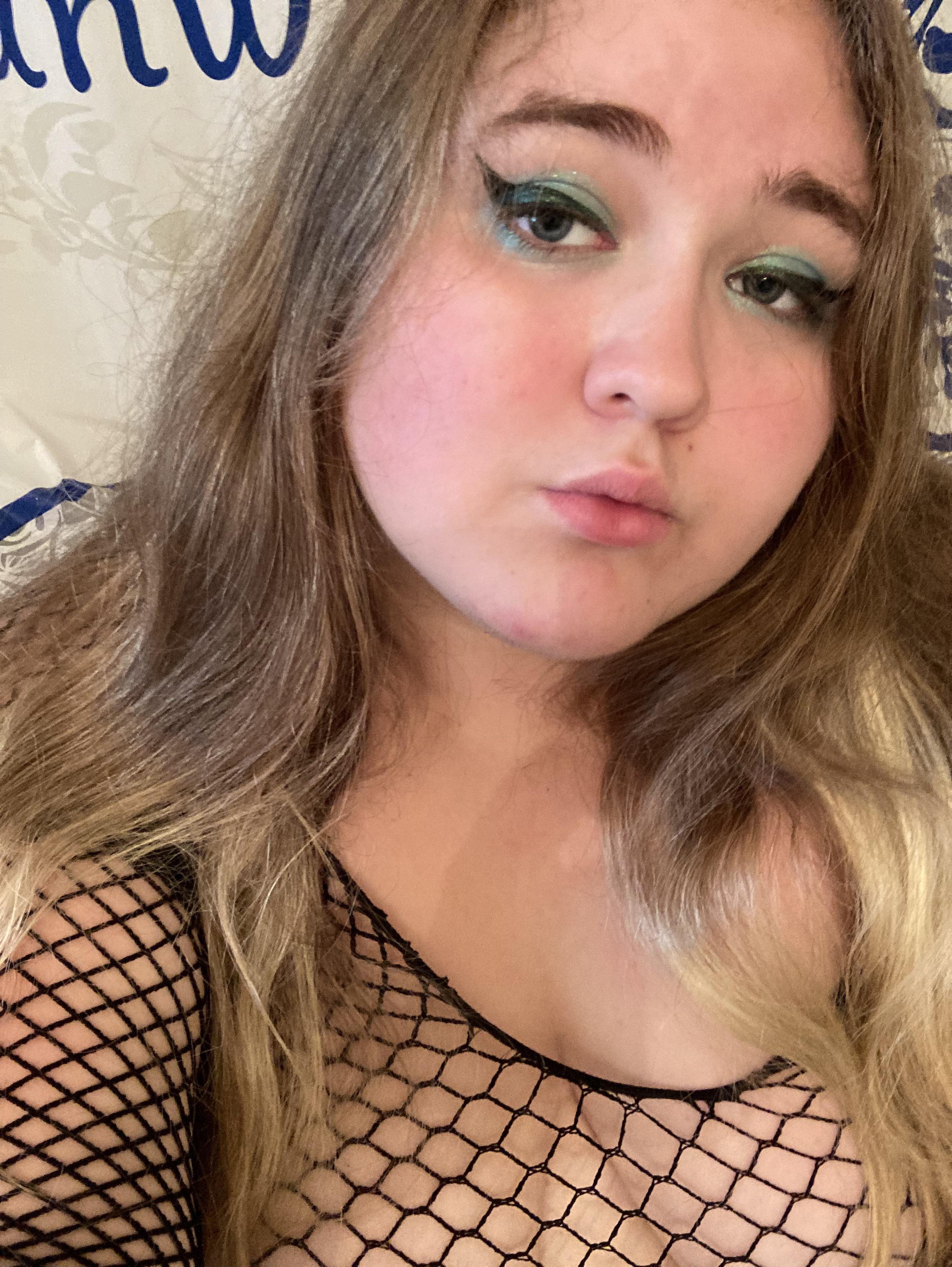 hey there, hope you’re all having a nice day 🥰 | Scrolller