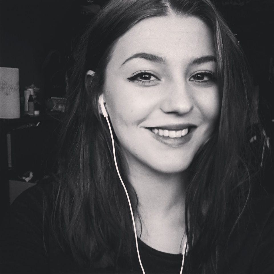 Hi! My eyebrow looked good here. | Scrolller