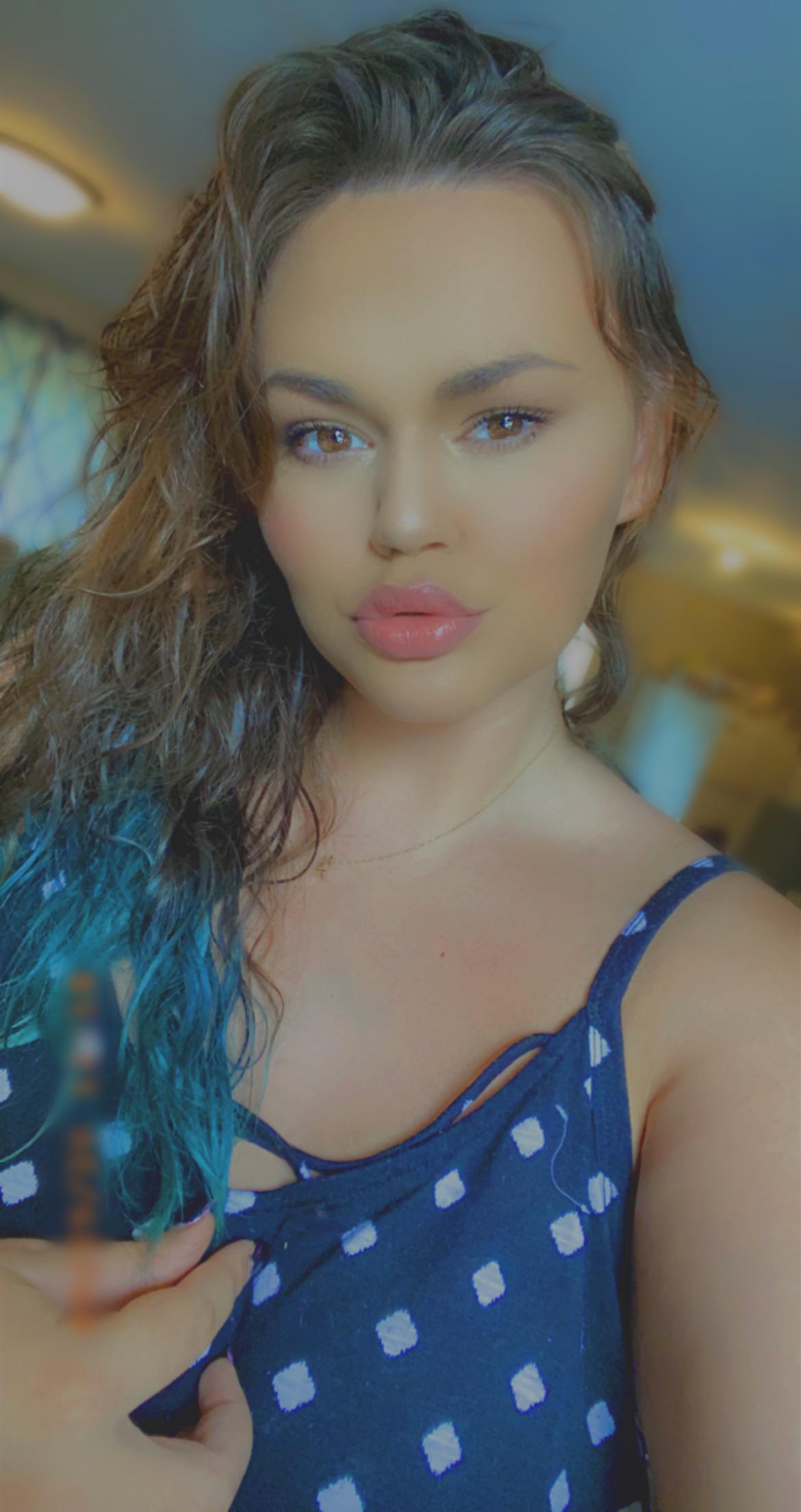 Hi 🤍 (over 18 f) | Scrolller