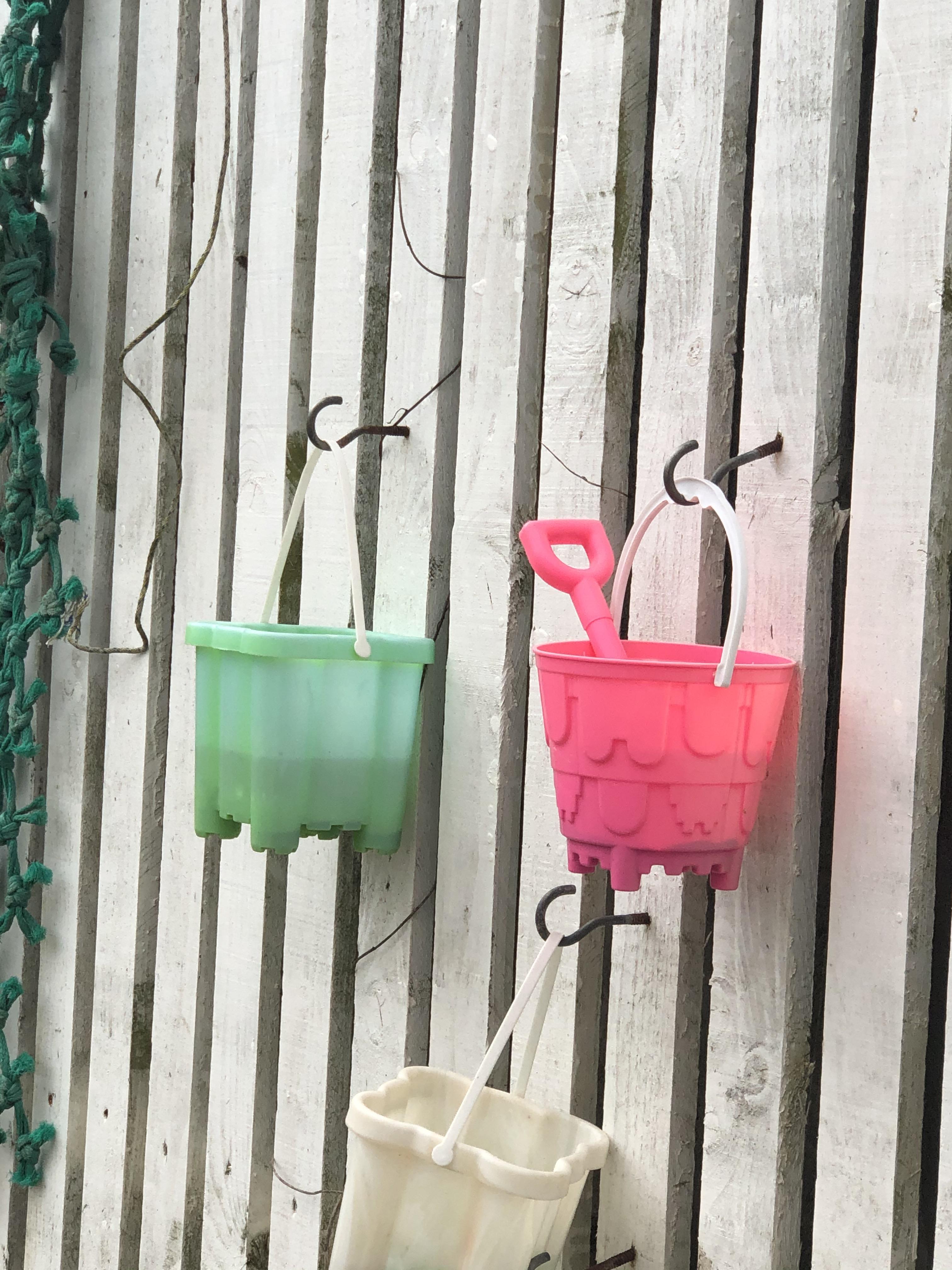 Hiding as buckets! | Scrolller