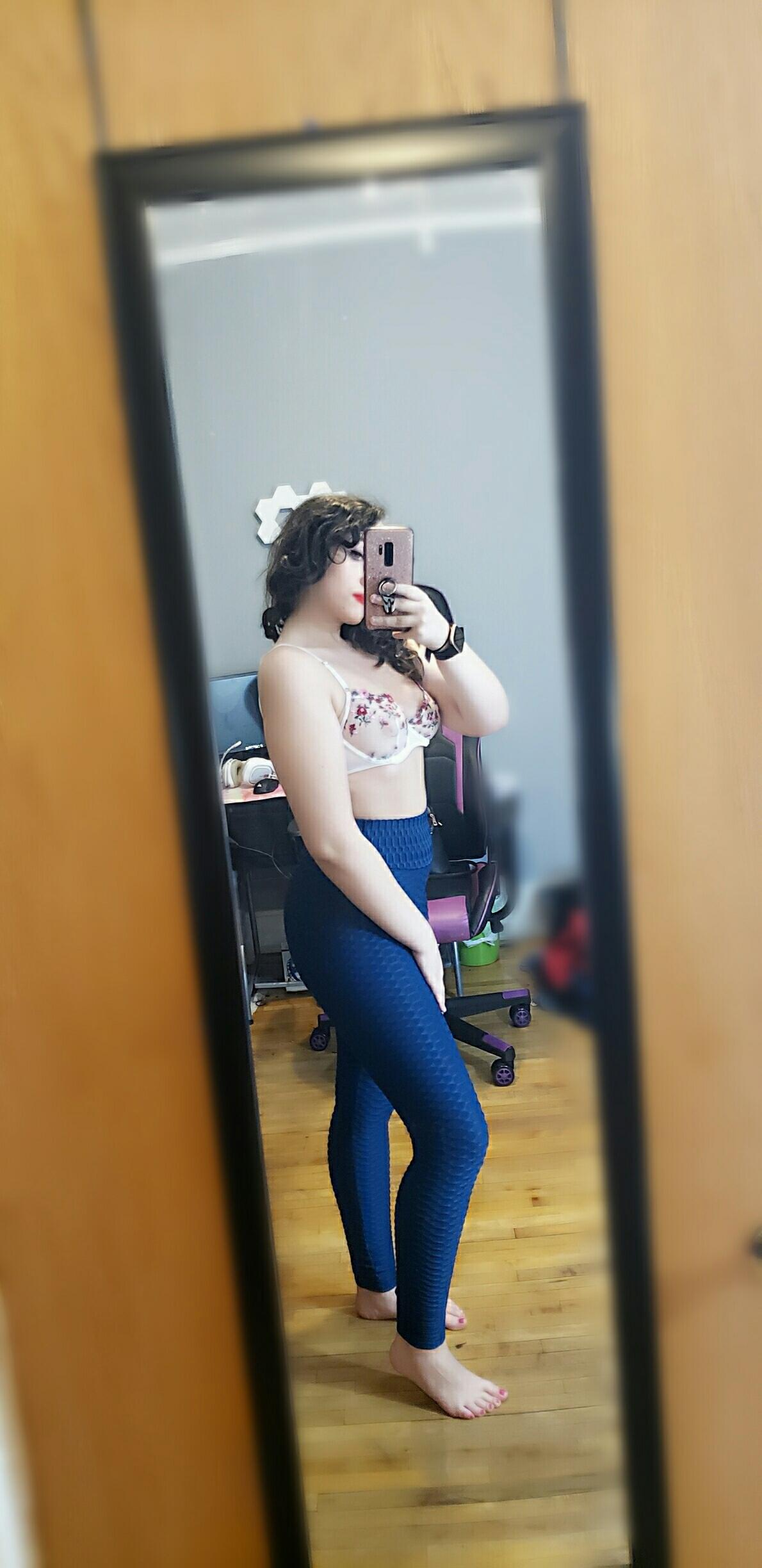 Hiii guys | Scrolller