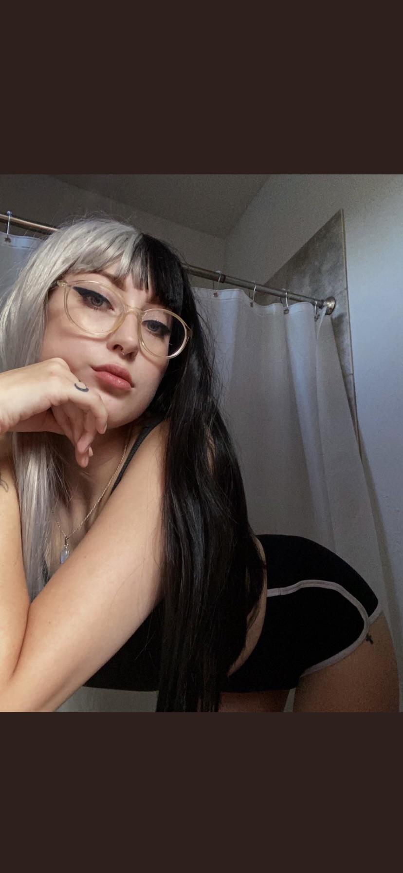 hiiii 👽 | Scrolller