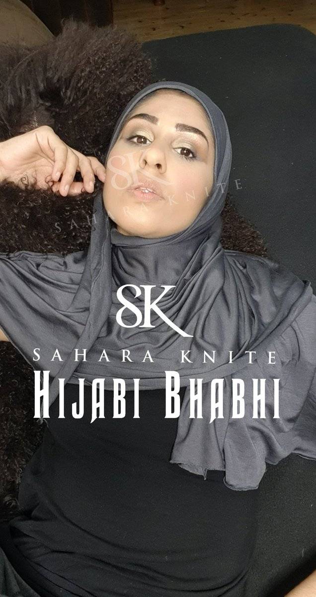 Hijabi Bhabhi | Scrolller