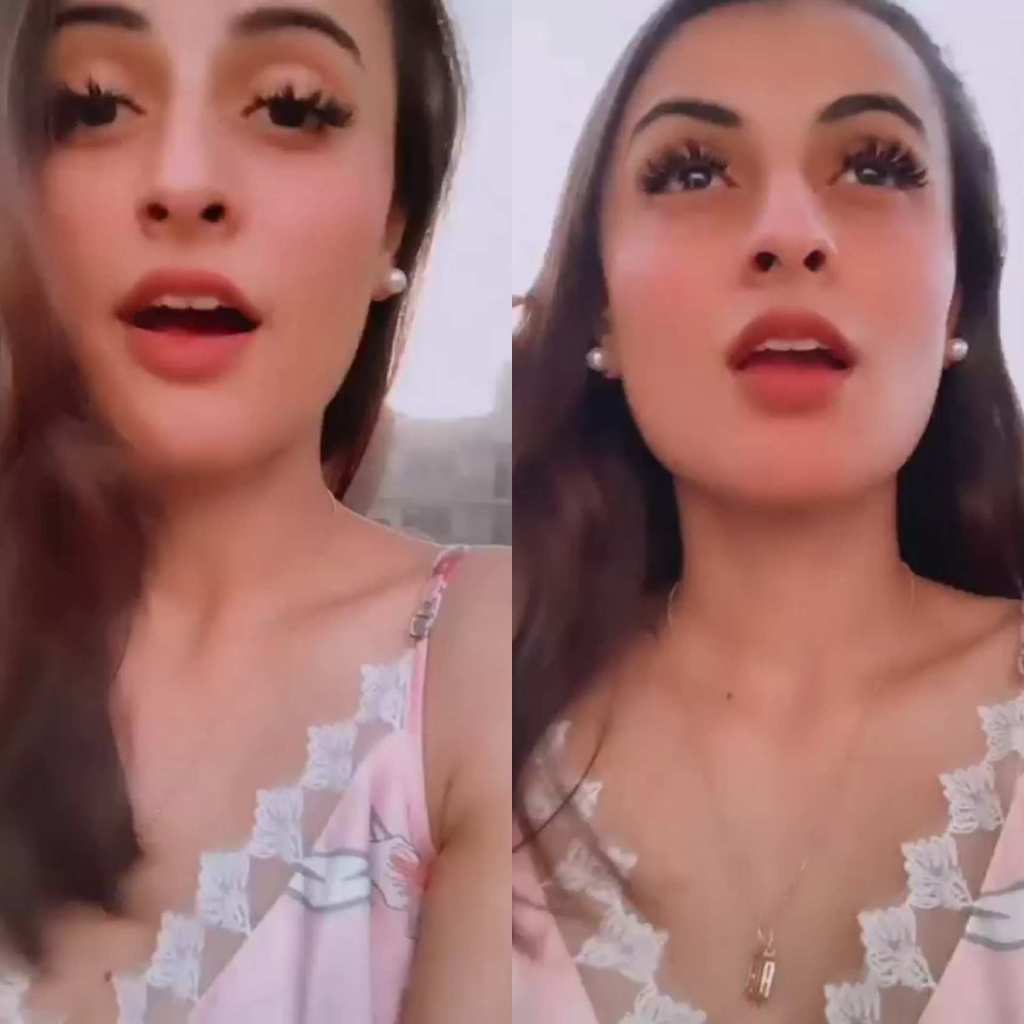 HIMANI SINGH went nude on premium live 💦💦💦 link in comments 🔥🔥🔥 | Scrolller