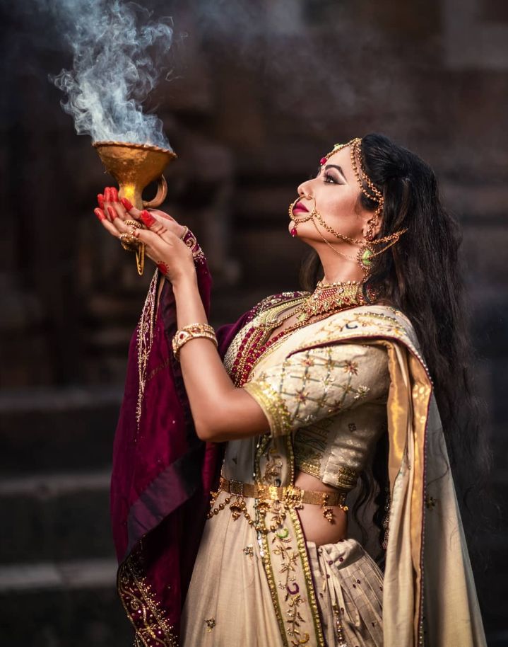 Hindu Human Doing The Firesmoke Ceremony | Scrolller