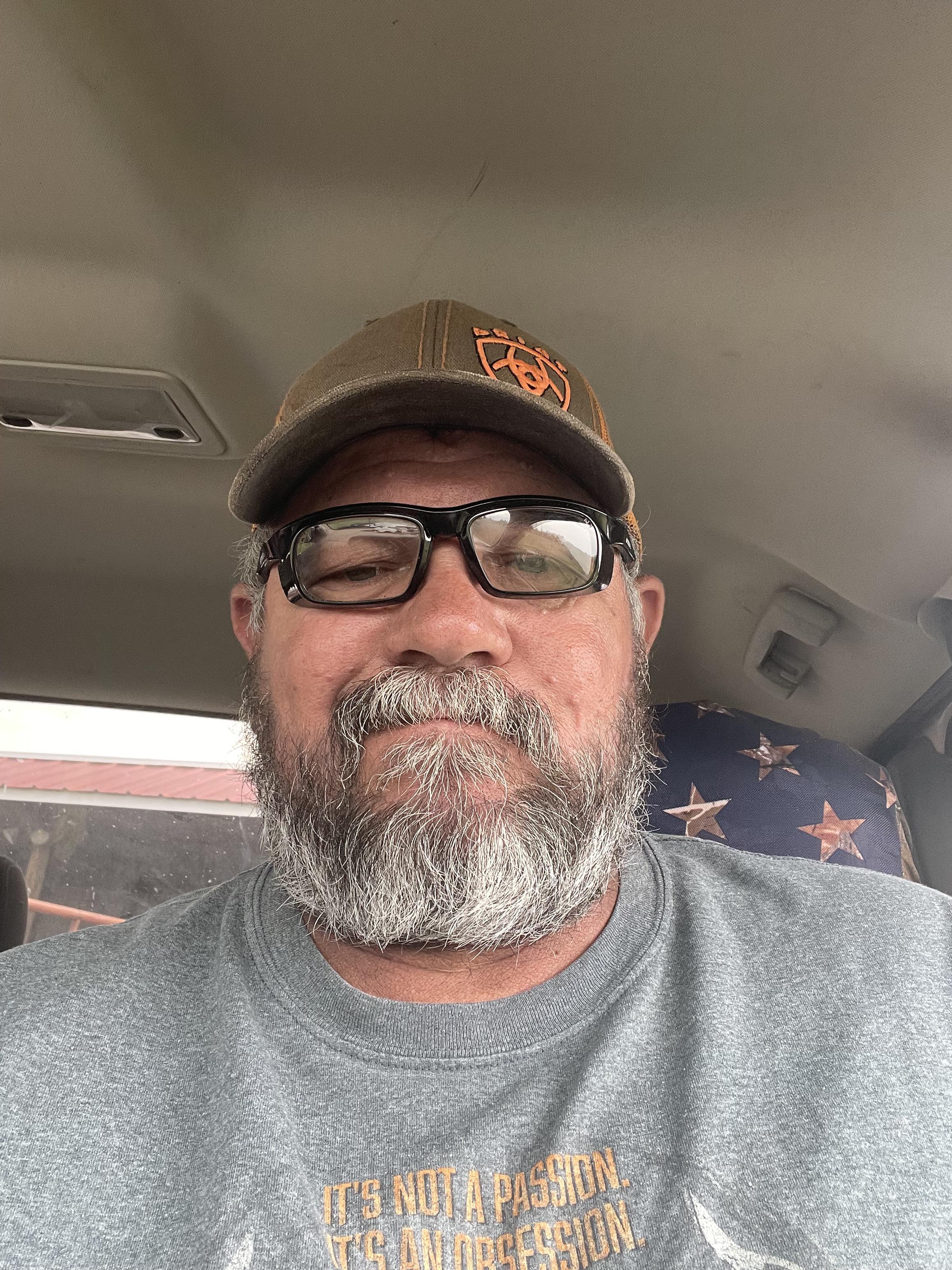 Hit me up girls let’s talk | Scrolller