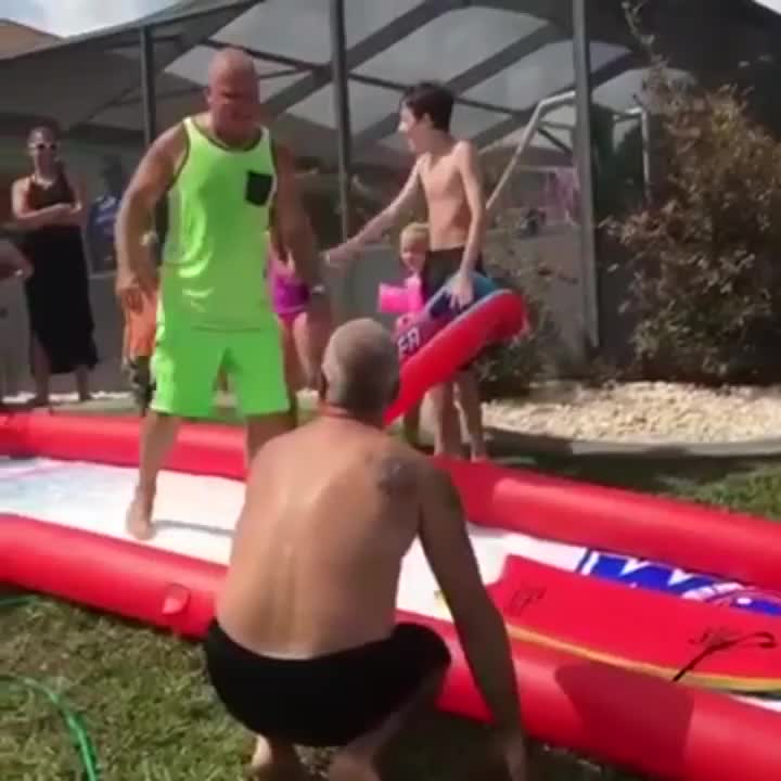 HMB while I show these kids how you slip n slide | Scrolller