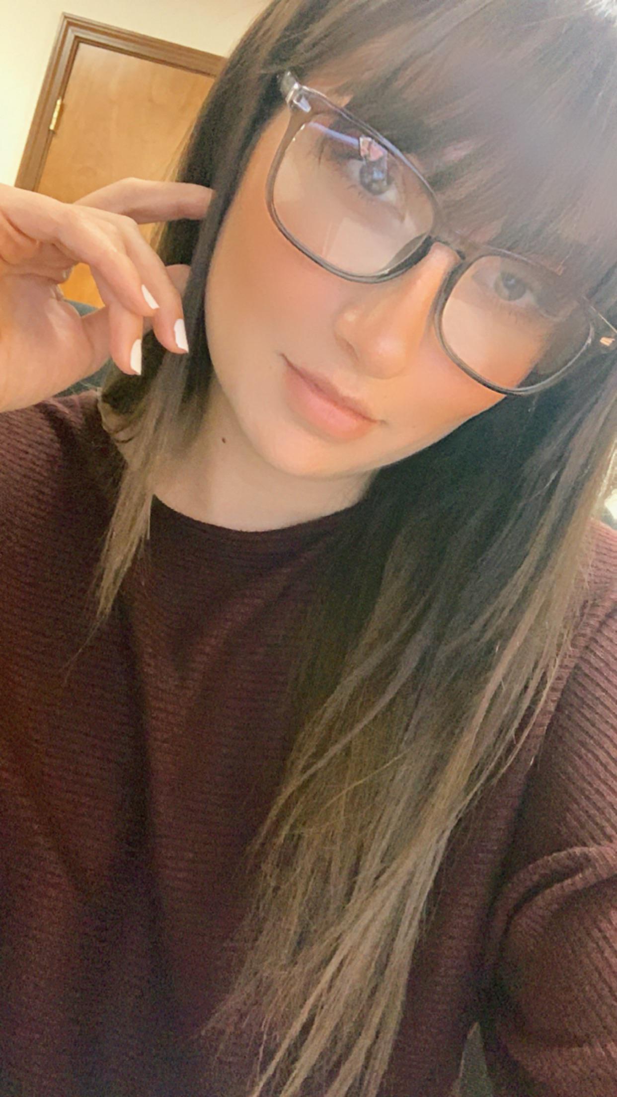 Hola 💕 [F25] | Scrolller