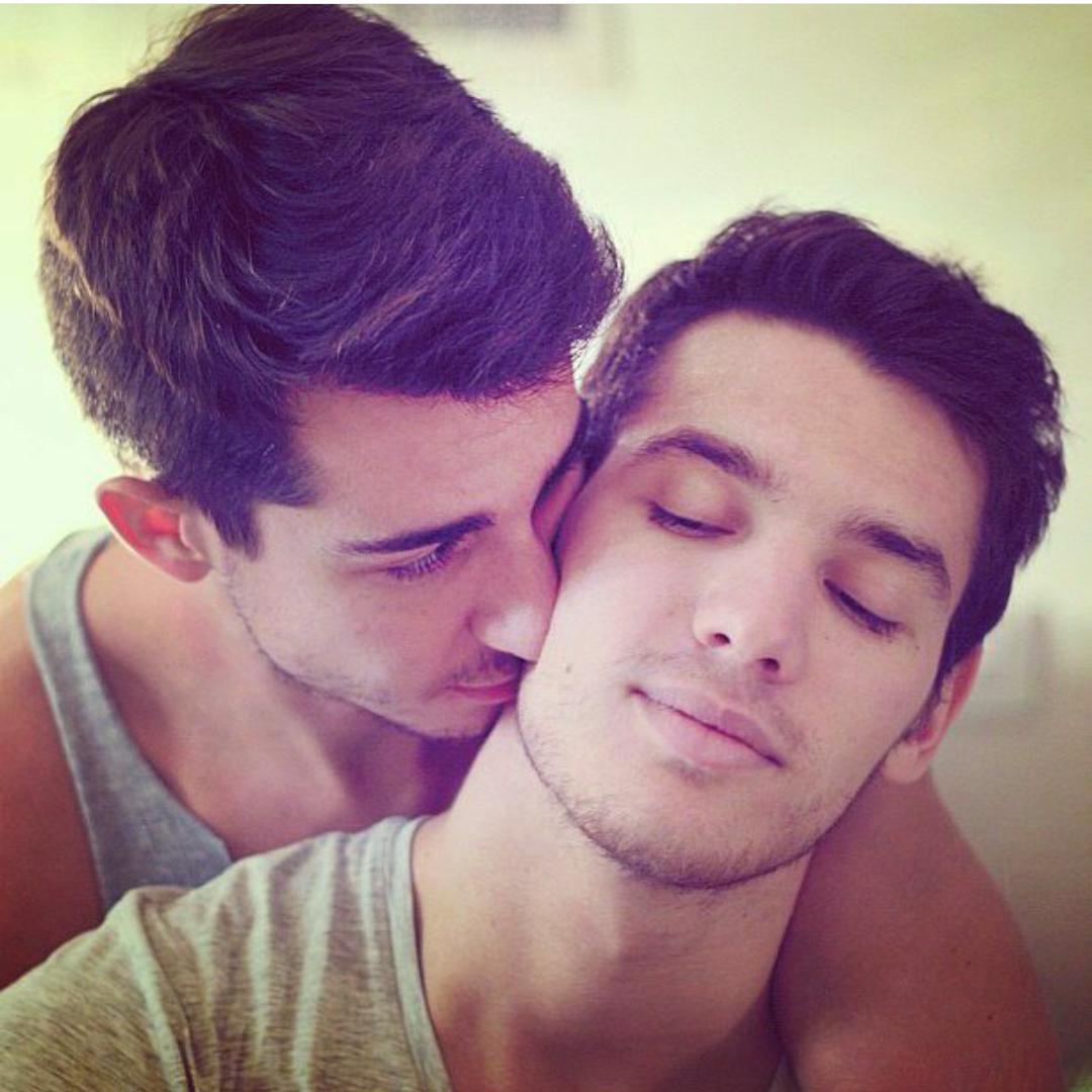 Hold close | Scrolller