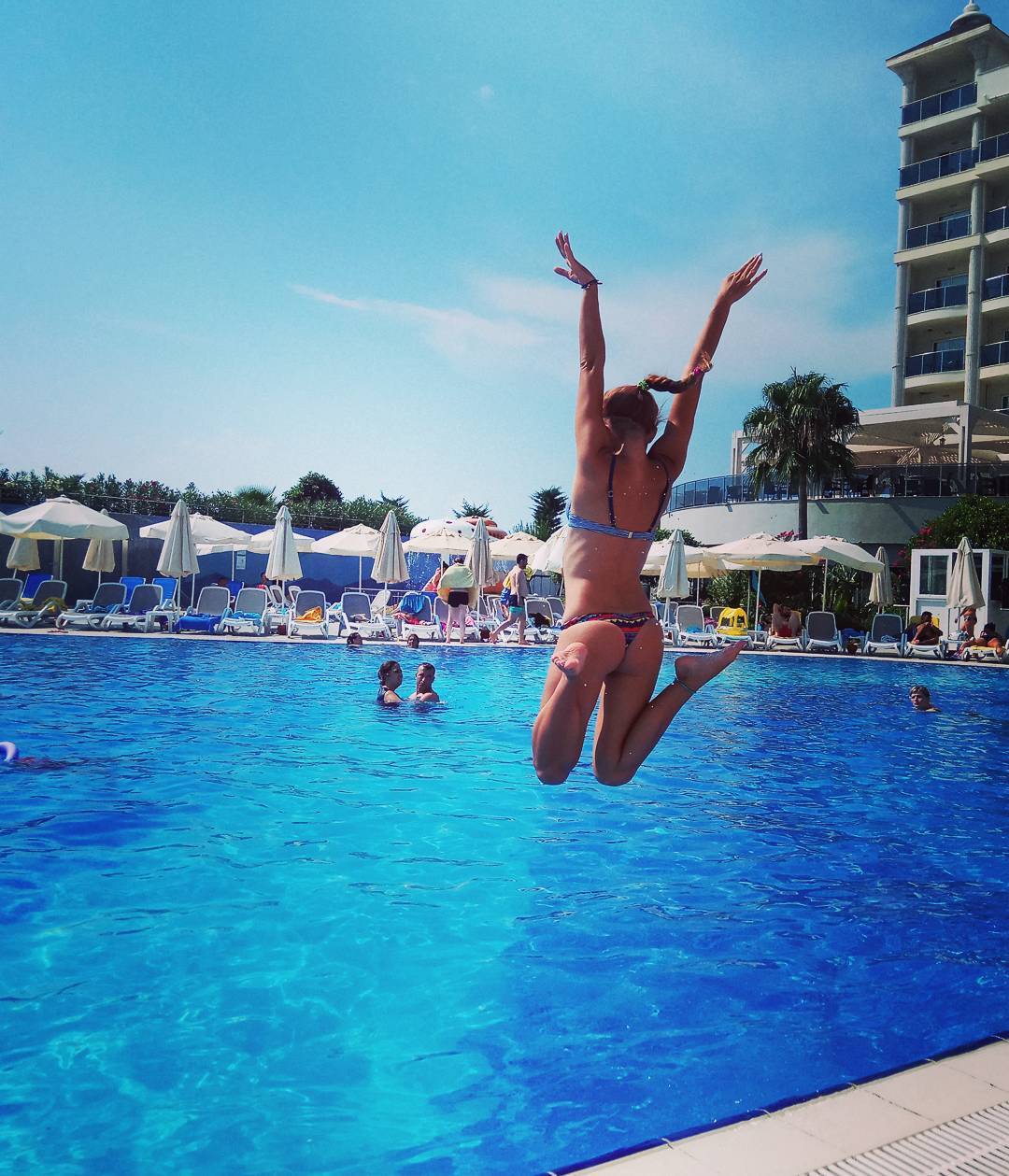 Holding my breath till the splash | Scrolller