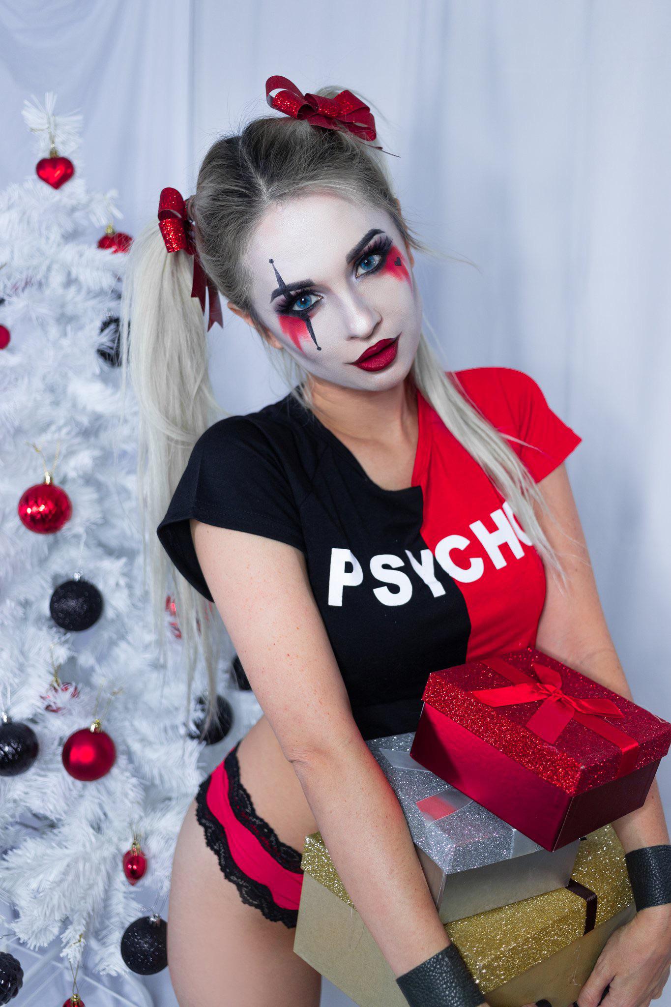 Holiday Harley Quinn | Scrolller