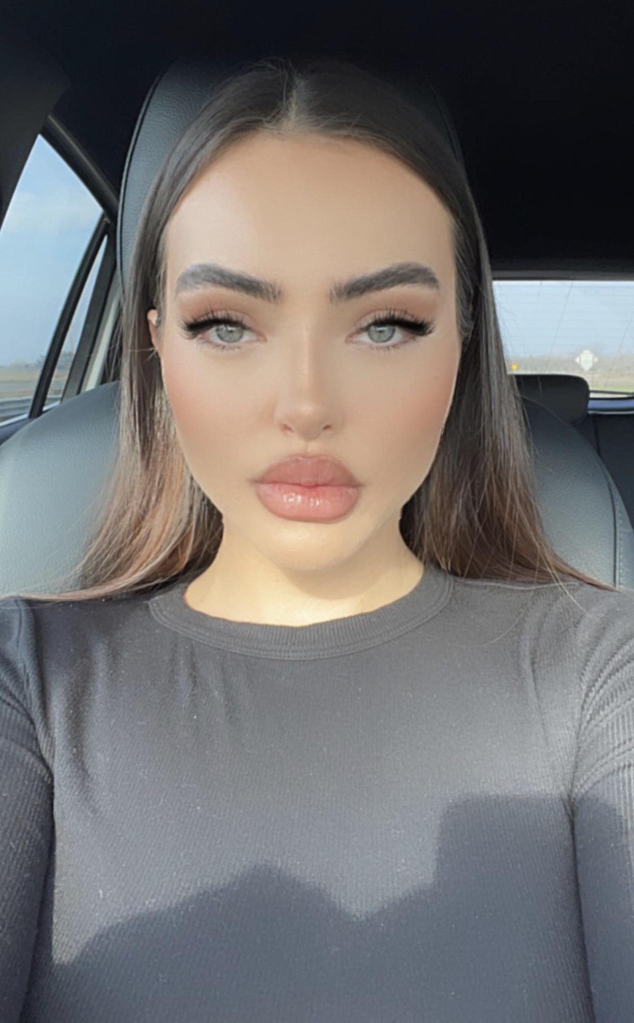 Holy fuck those lips 😍 | Scrolller
