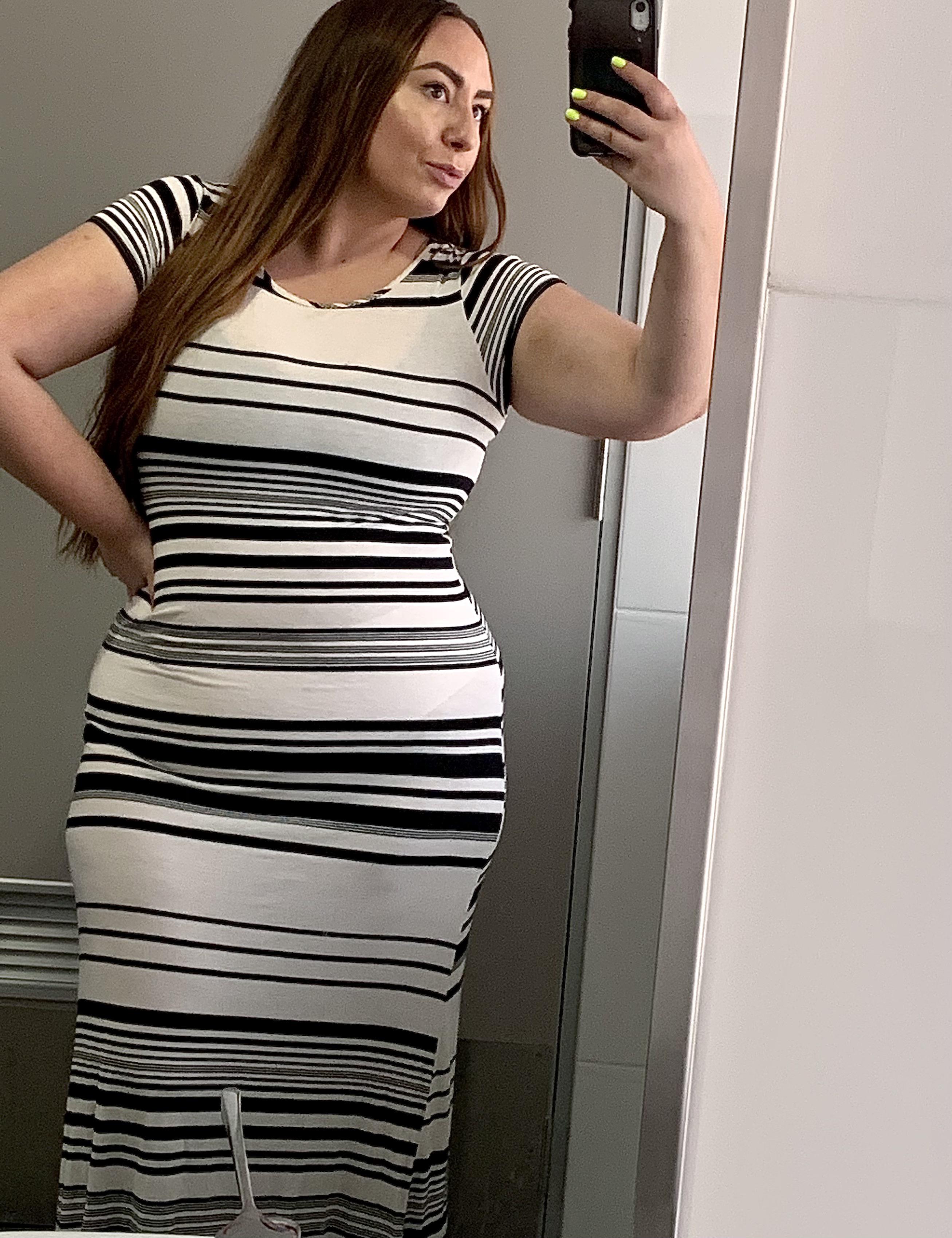 tight dress on thicc hips, your favourite 🥰 | Scrolller