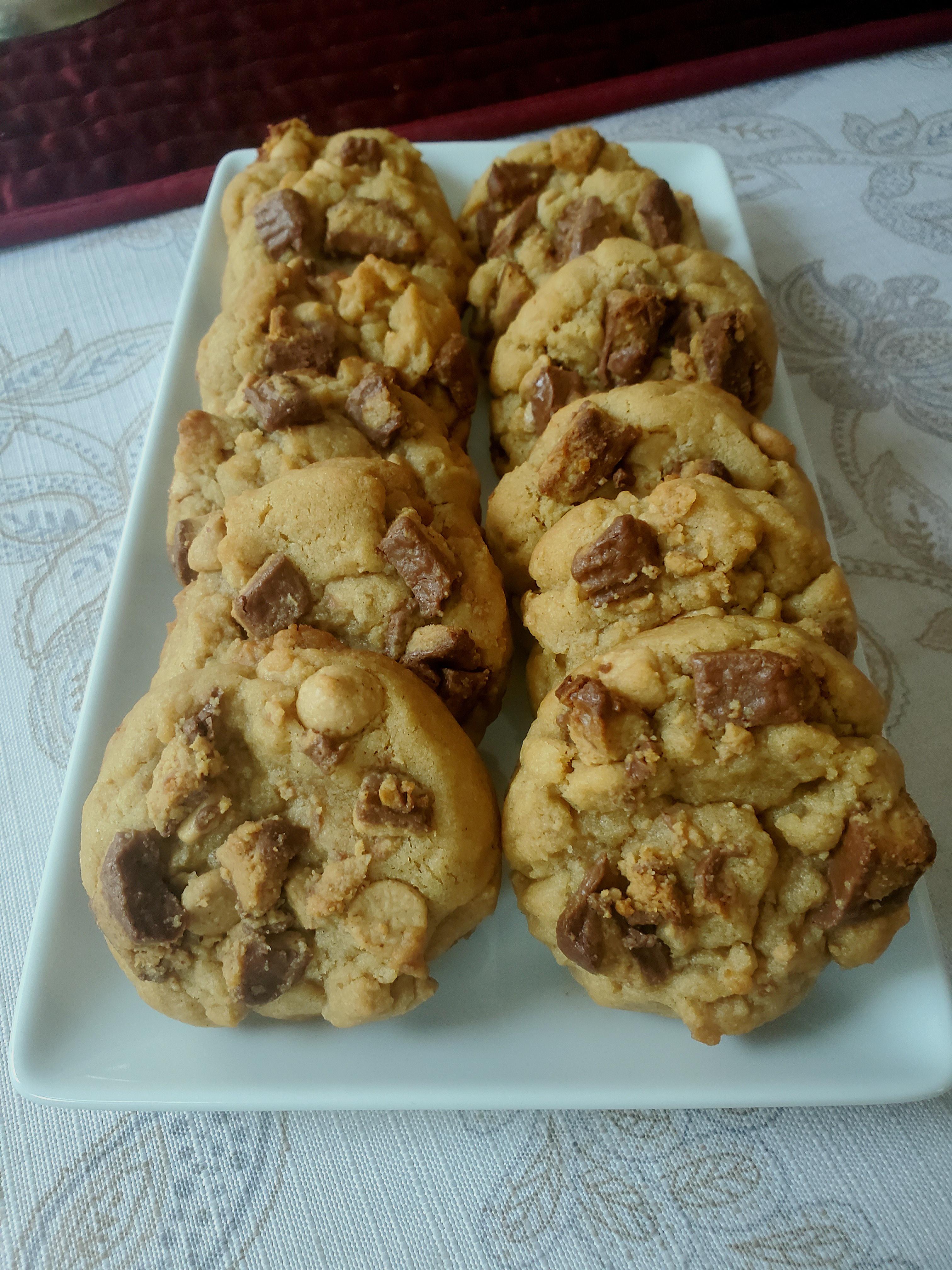[Homemade] Chewy Peanut Butter Cup Cookies | Scrolller