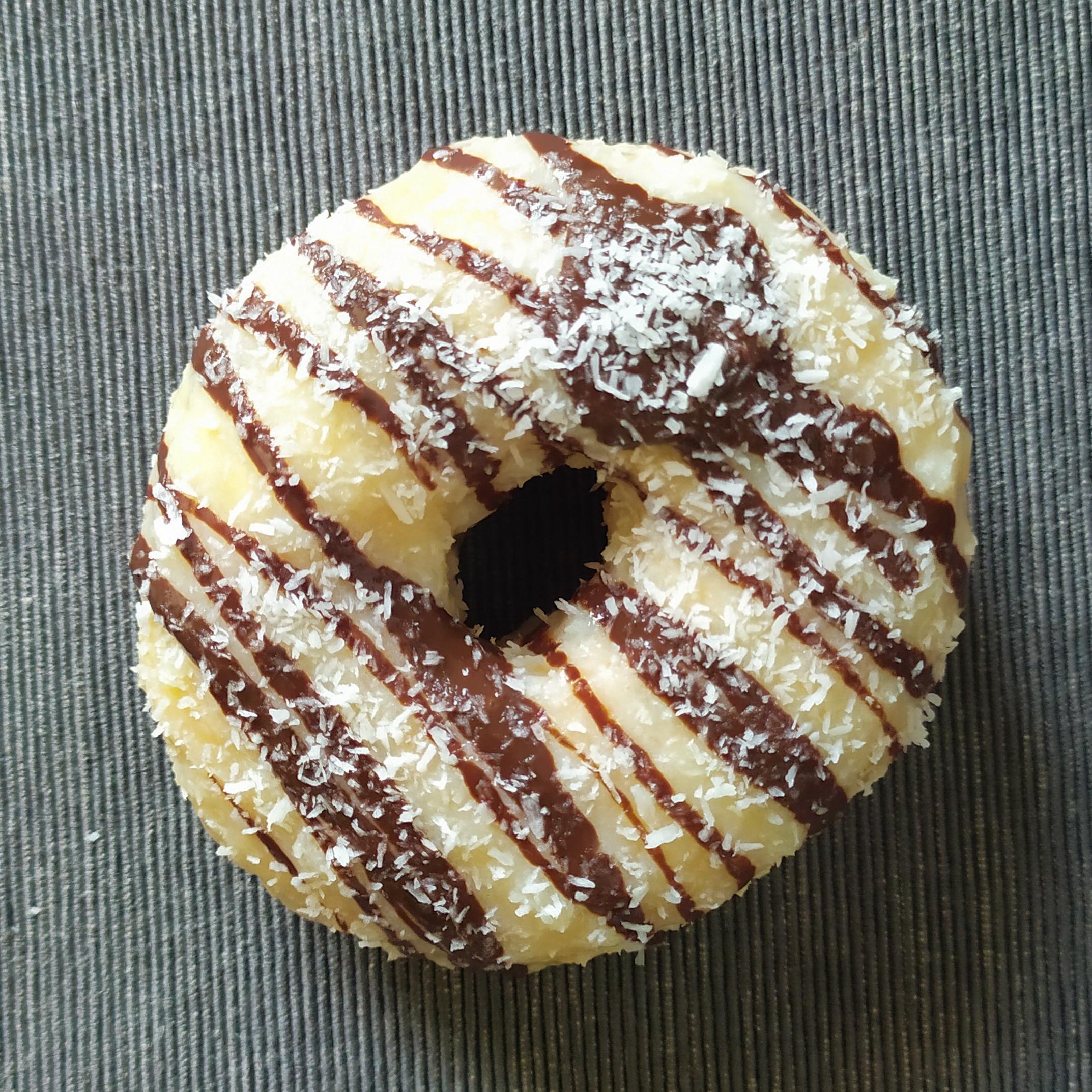 Homemade coconut cream and 70% dark chocolate | Scrolller