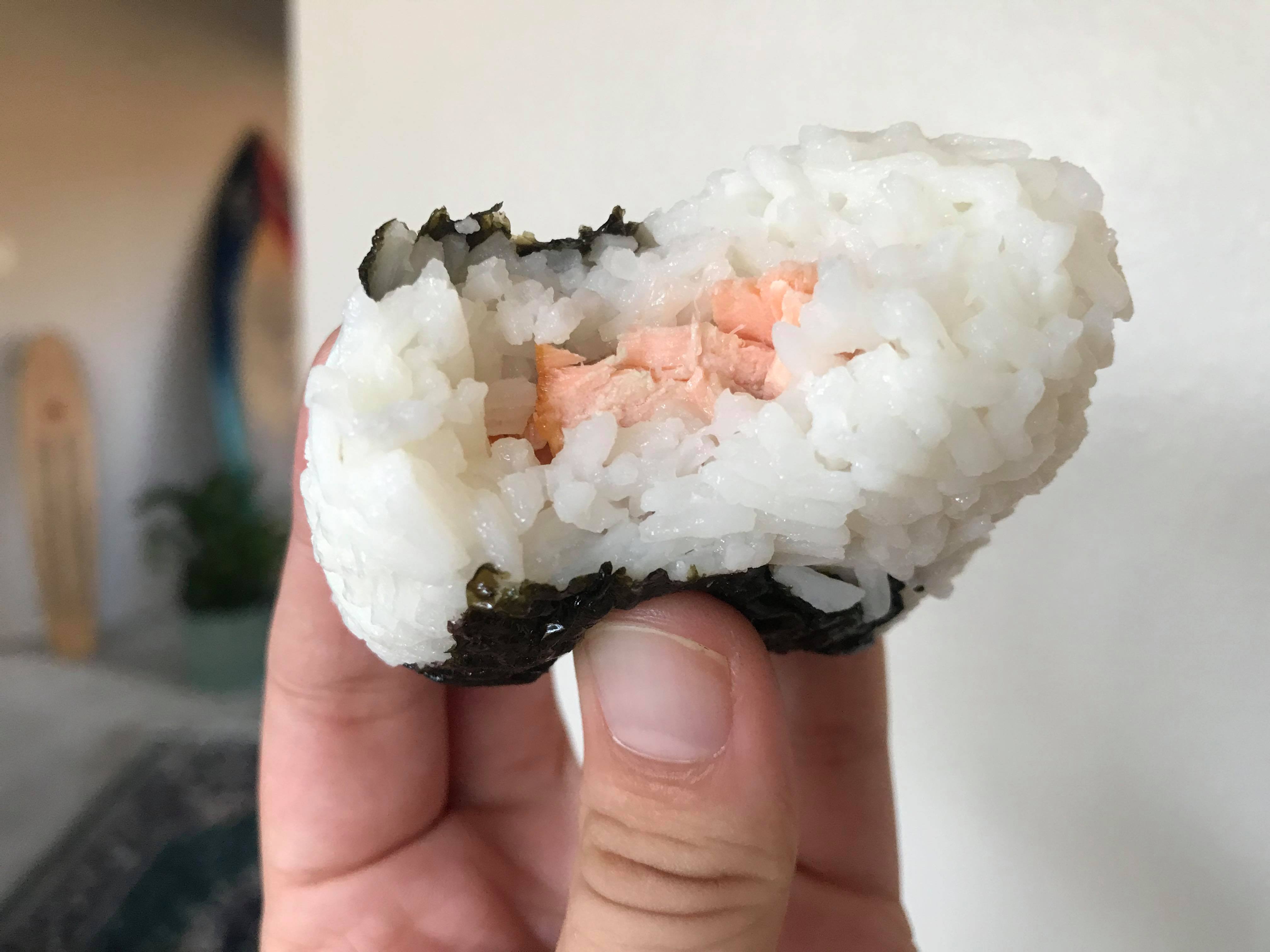 [Homemade] First-time making onigiri - this one's stuffed with salted salmon. | Scrolller