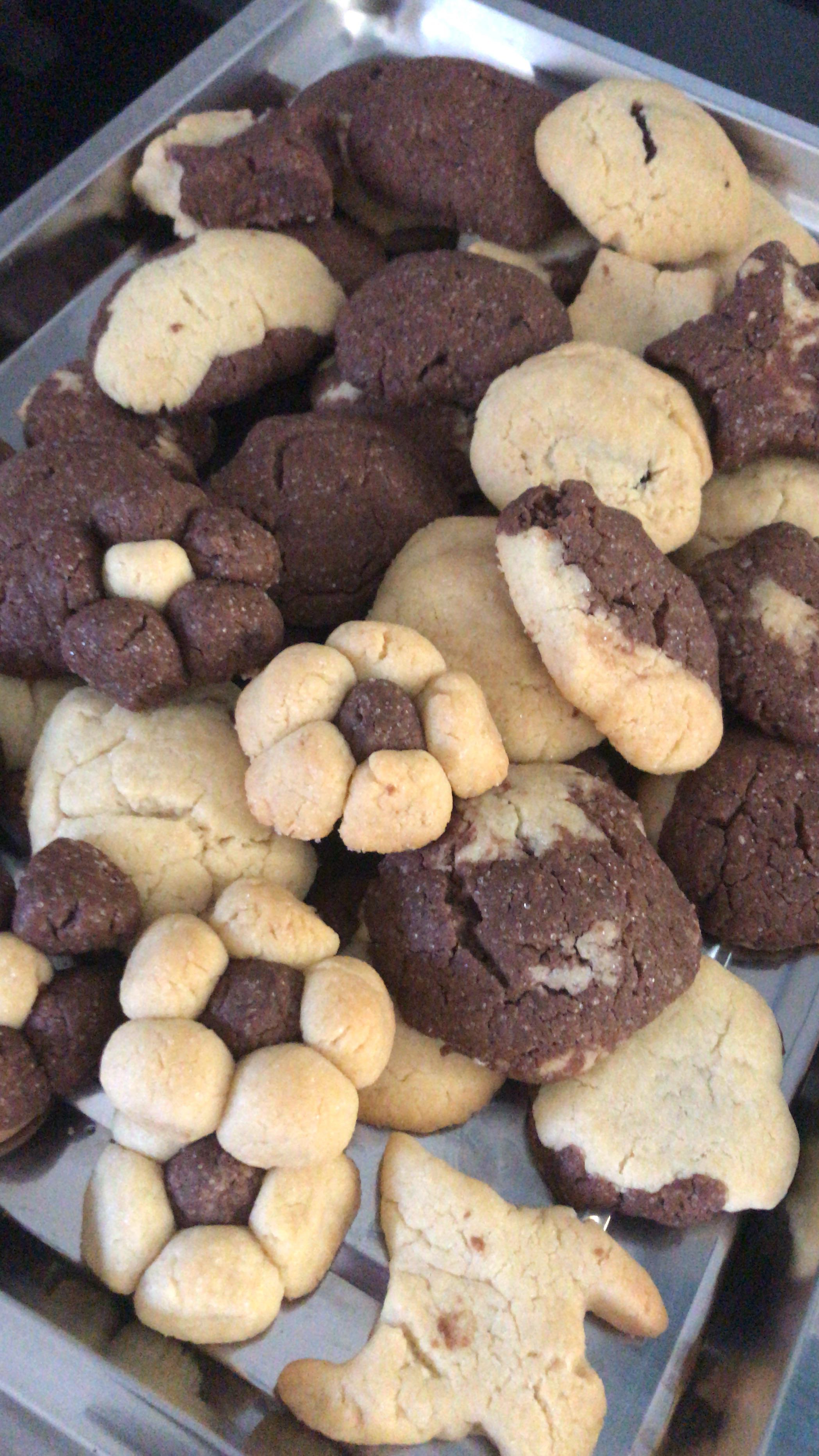 [Homemade] Vanilla and chocolate cookies | Scrolller