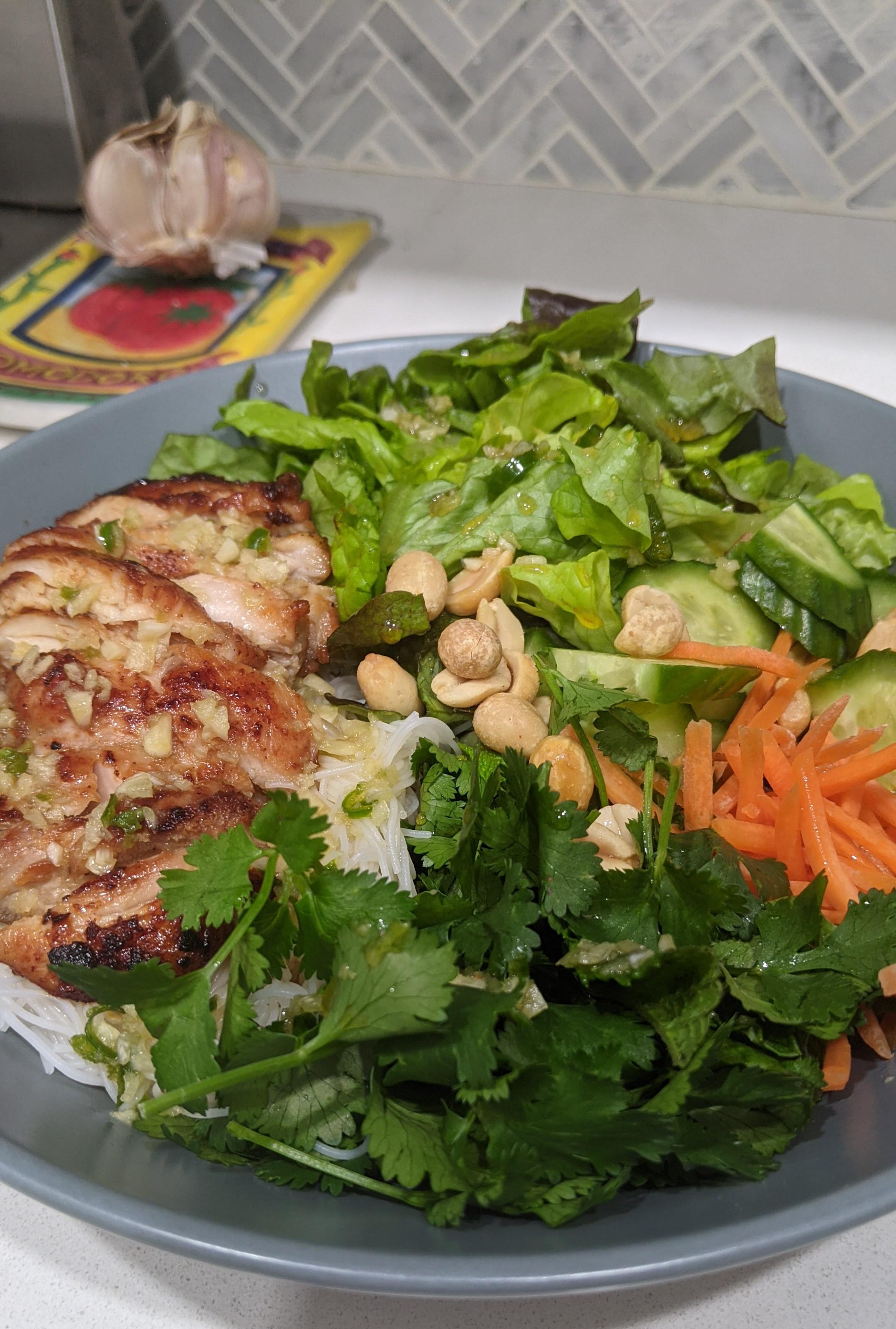 [Homemade] Vietnamese vermicelli noodle salad | Scrolller
