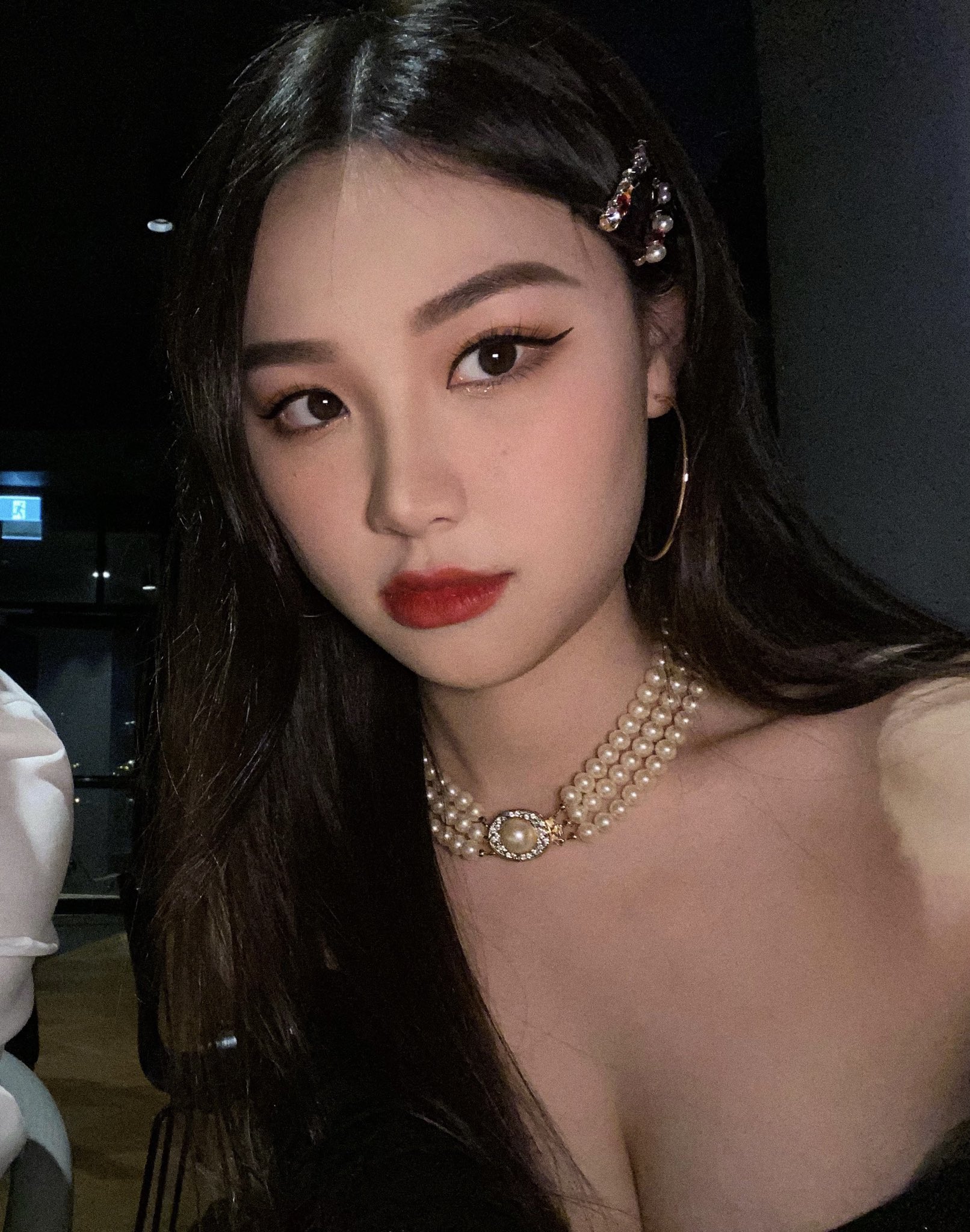 Hoop earrings and pearl necklace | Scrolller