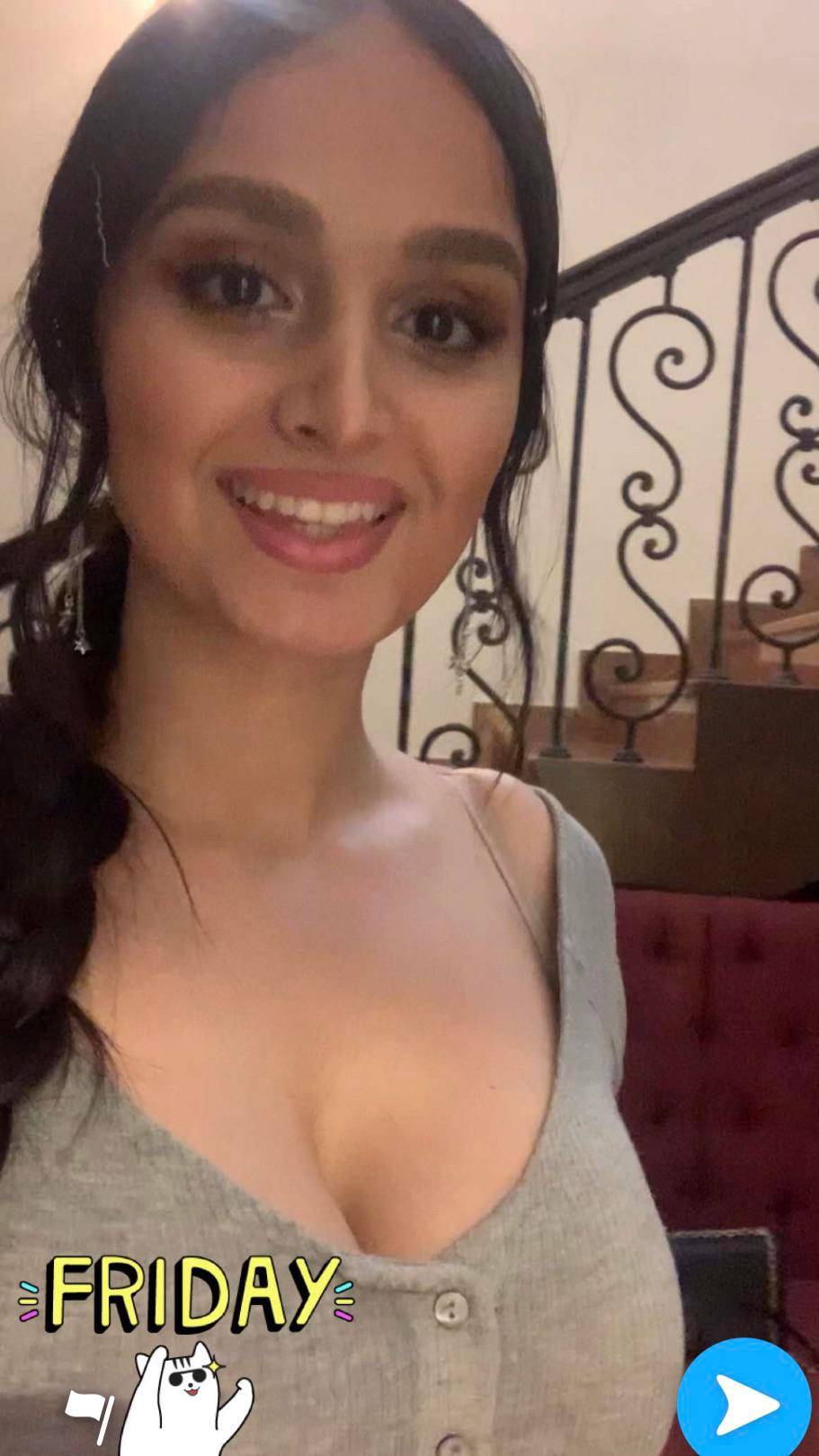 Hopefully she never stops wearing tight tops🙏🏻 | Scrolller