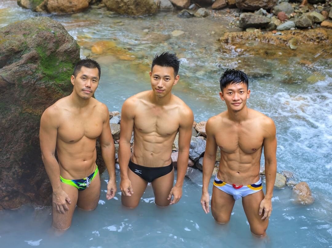 Hot 3some | Scrolller