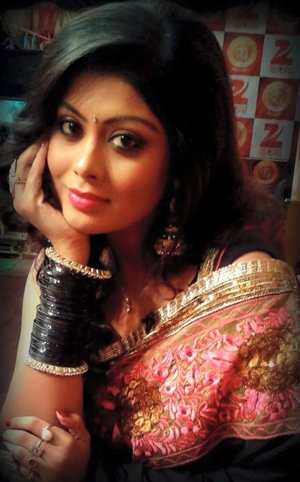 Hot Babe | Scrolller