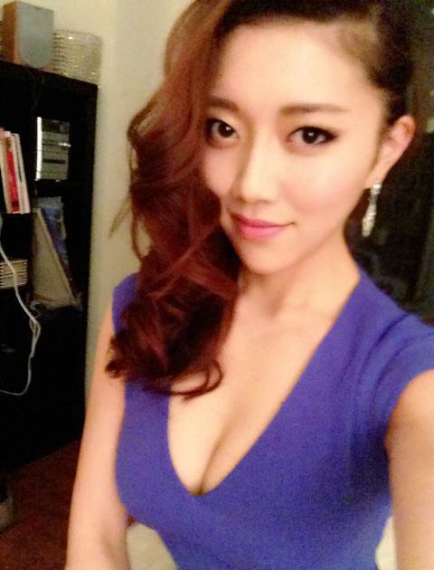 Hot date (x-post from r/RealChinaGirls) | Scrolller