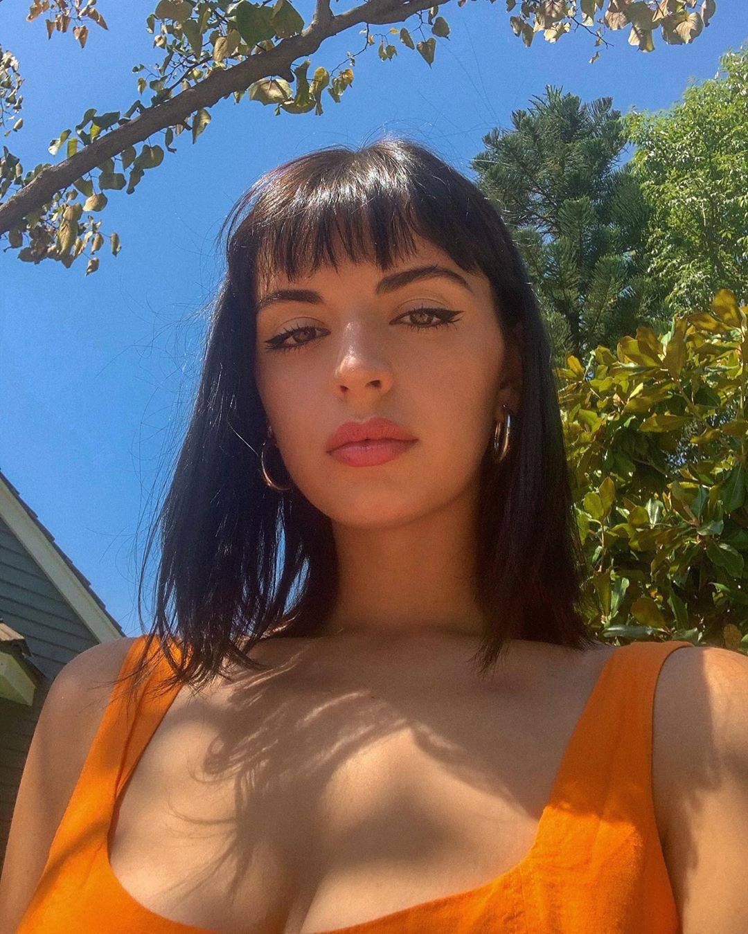 Hot day, hot Rebecca | Scrolller