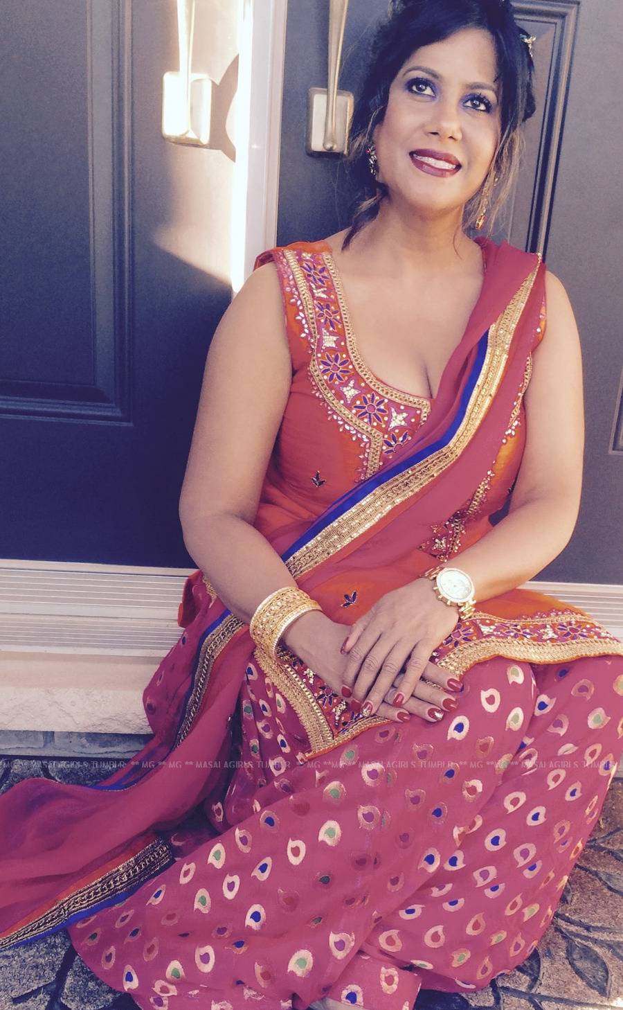 Hot MILF with massive gifts to give | Scrolller