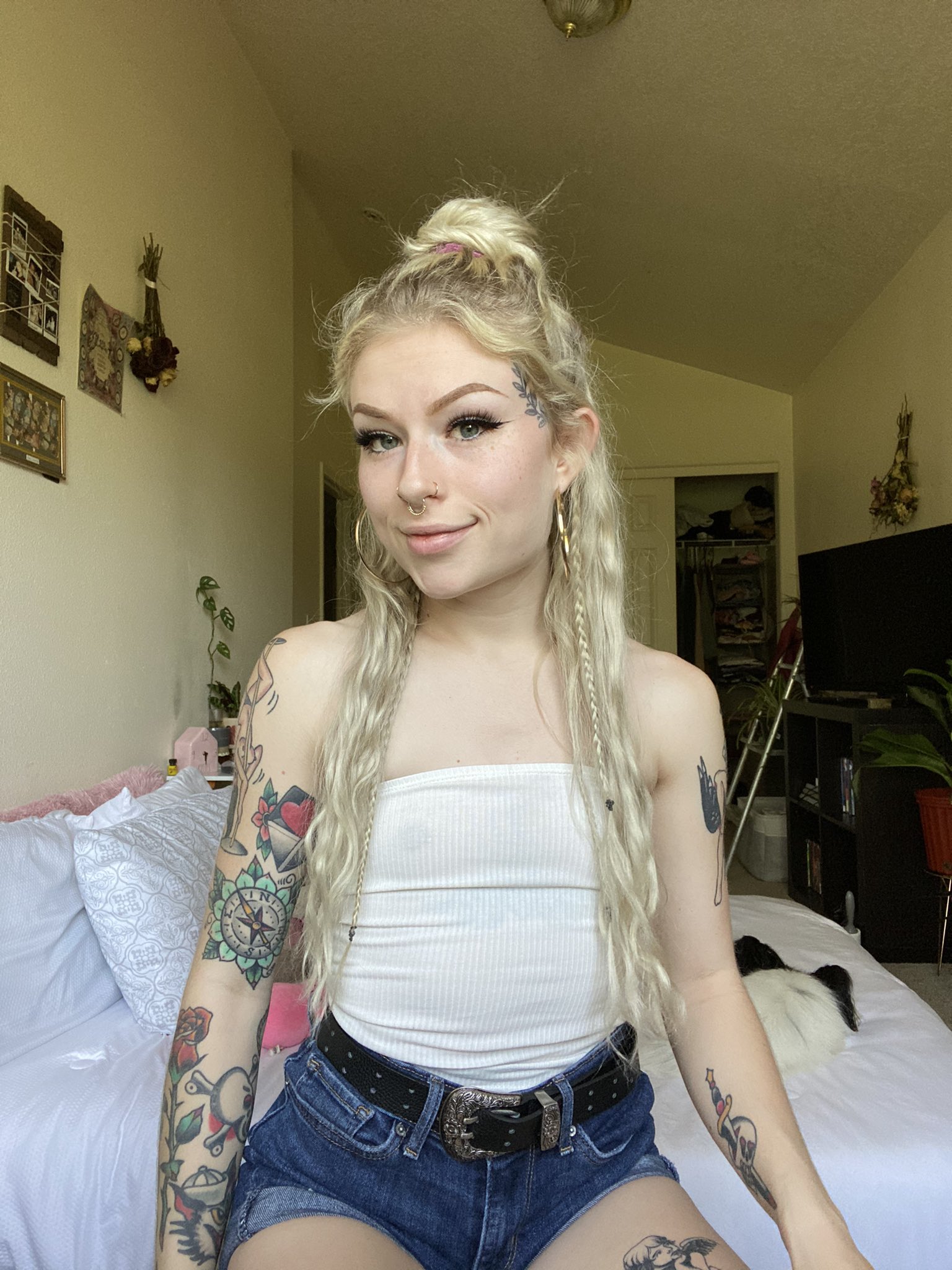 Hot or Not? F23 | Scrolller