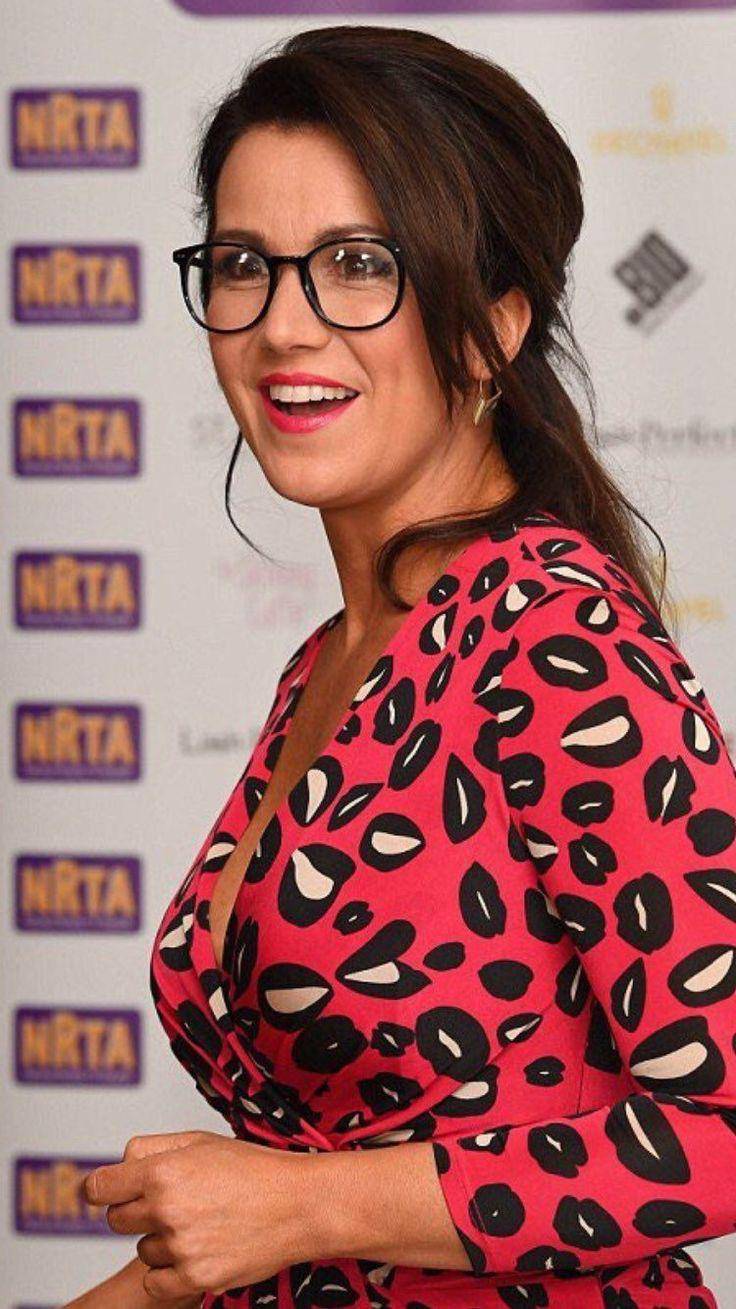 Hot side view! | Scrolller