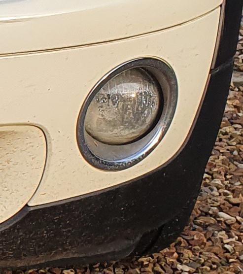 How can I remove the sidelight surround? Do I need to remove the bumper? | Scrolller