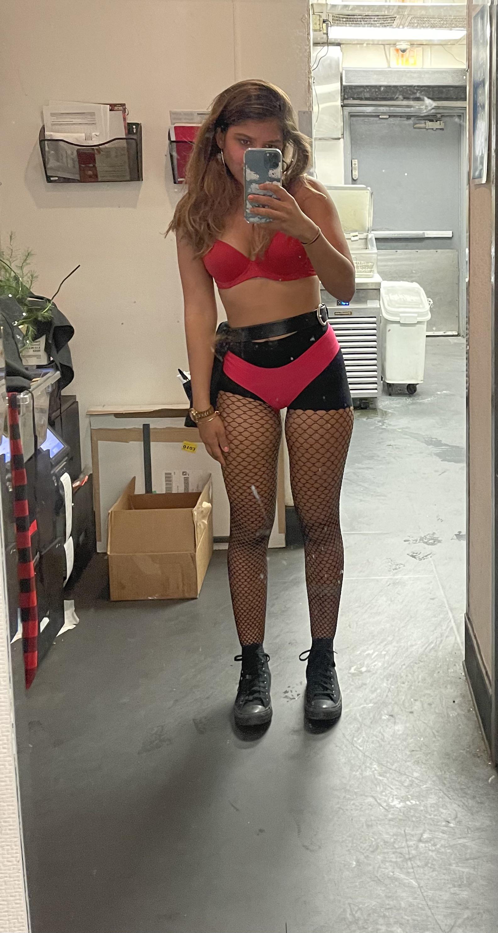 How cute am I on lingerie day at work💋?? | Scrolller
