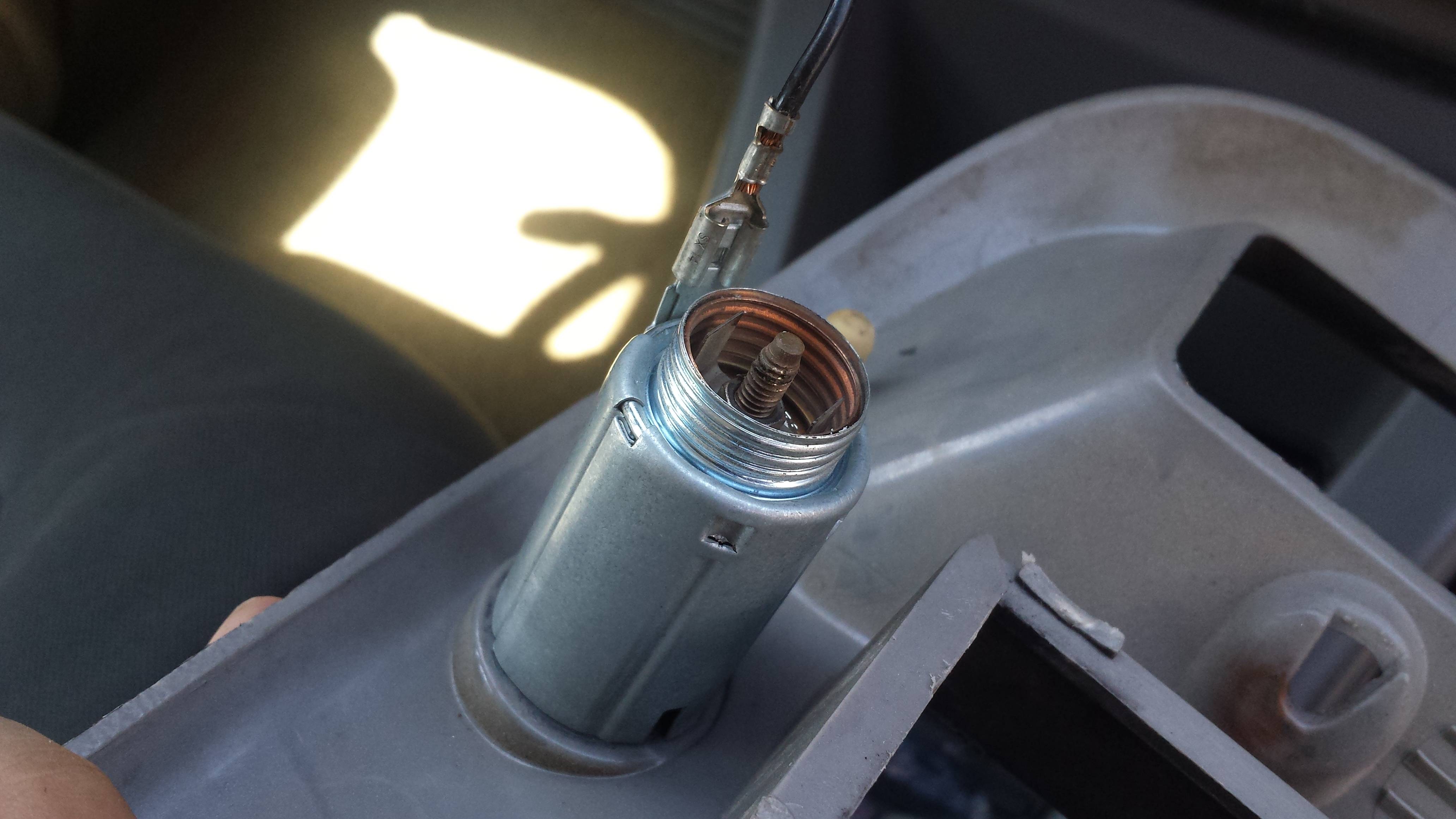 How do i take the wire off the cig lighter? | Scrolller