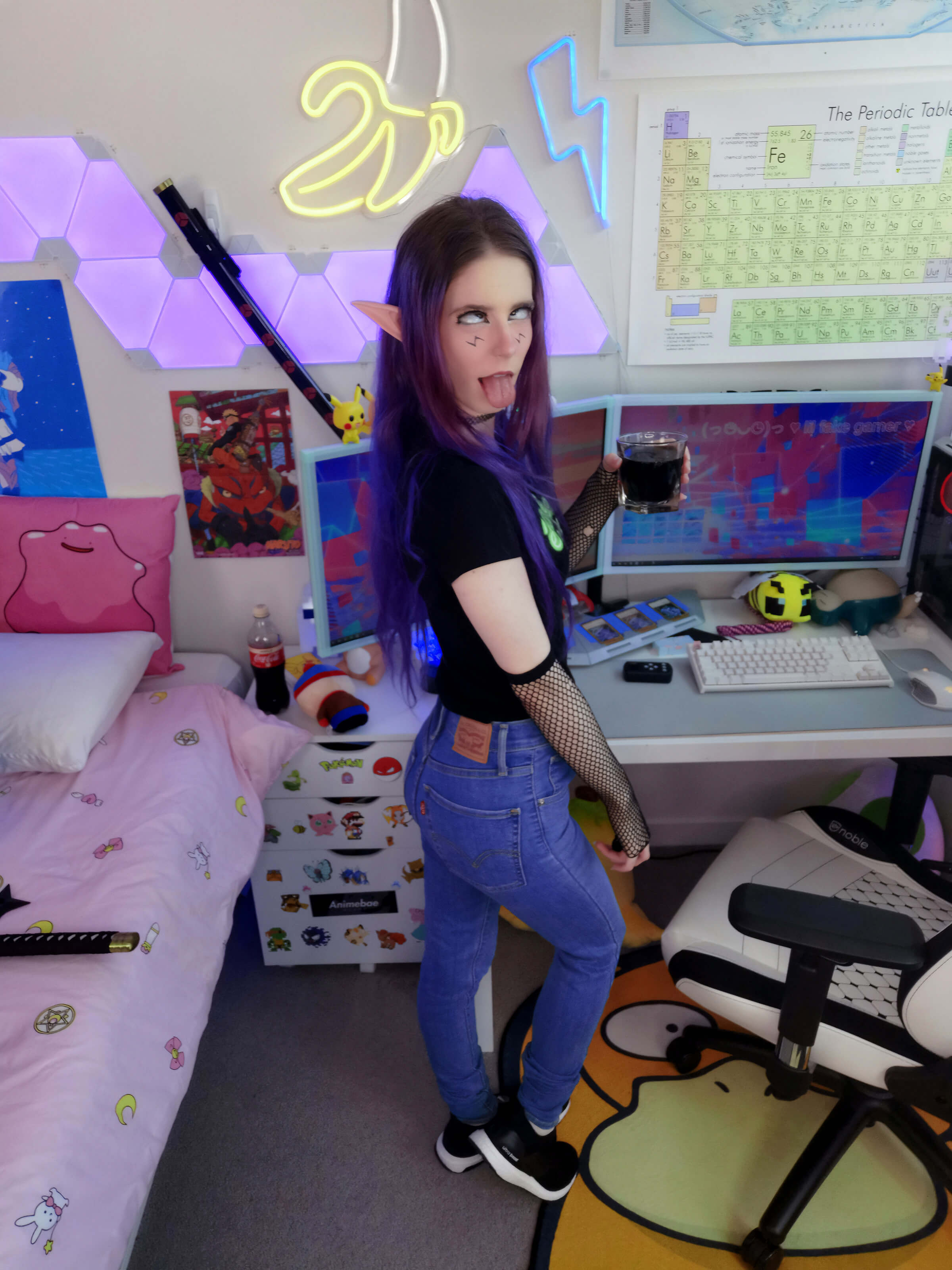 how do you like me in jeans ? 🤤😜 | Scrolller