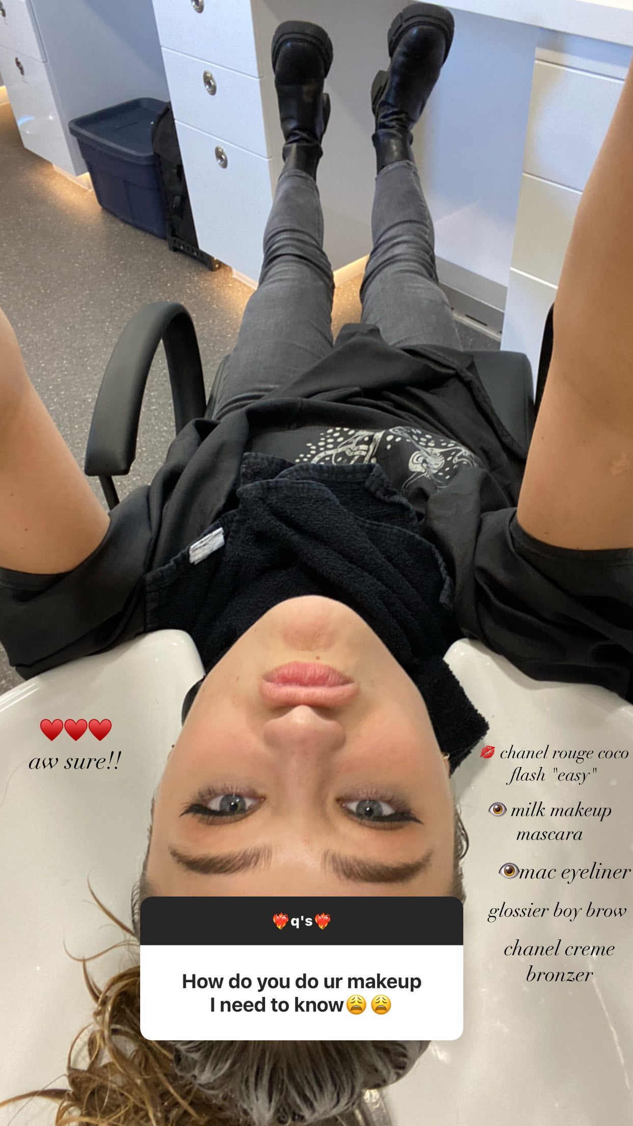 How does Lizzy do her makeup? | Scrolller